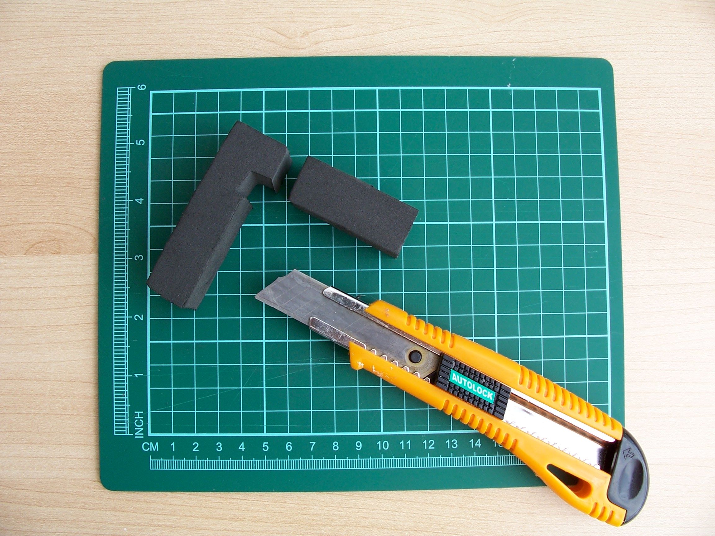 Simple Metallic Laptop Stand : 4 Steps (with Pictures) - Instructables