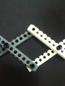 LEGO Squeeze to Grab Claw : 5 Steps - Instructables