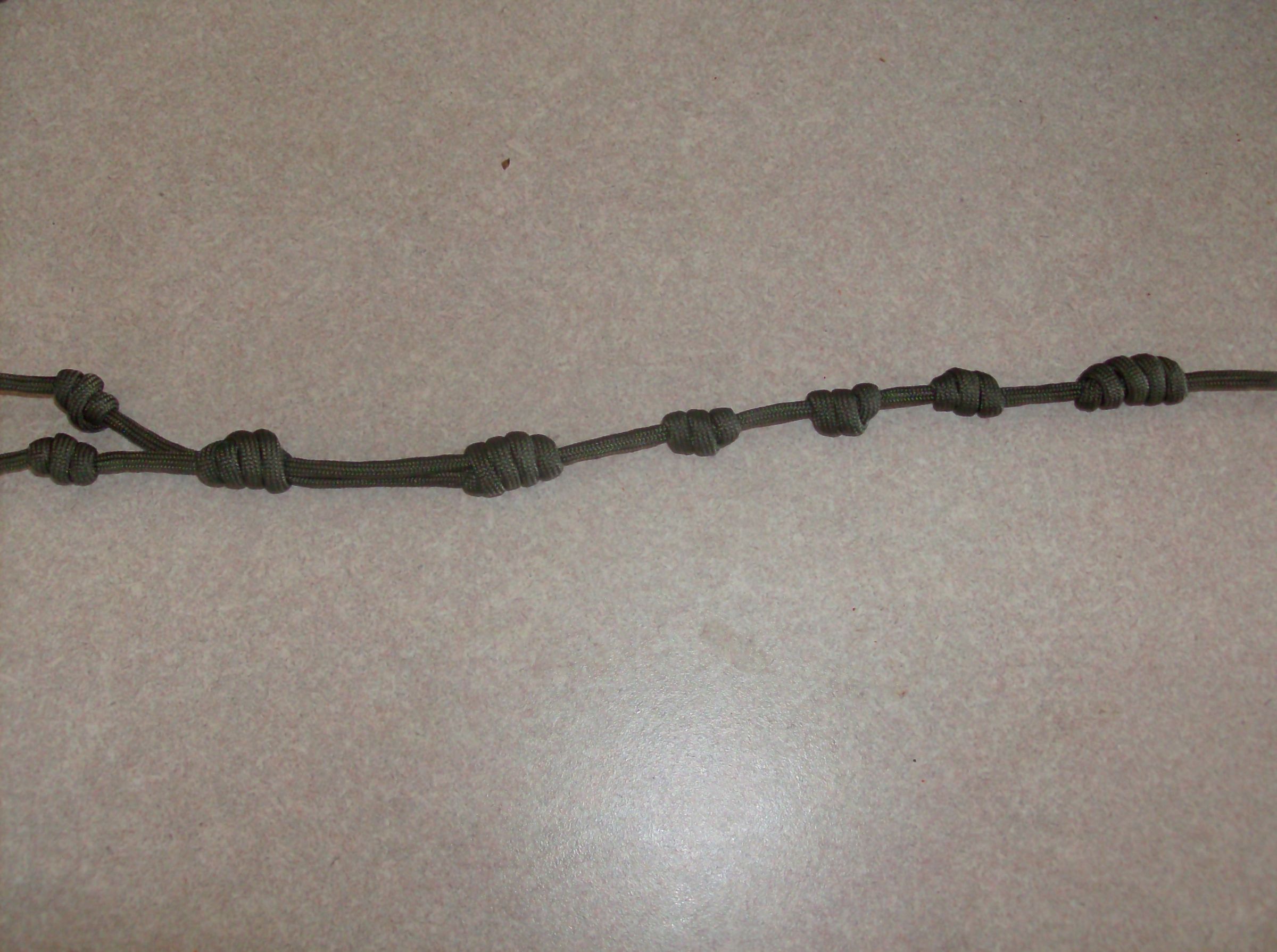 How to Make a Rosary Out of Paracord : 11 Steps - Instructables