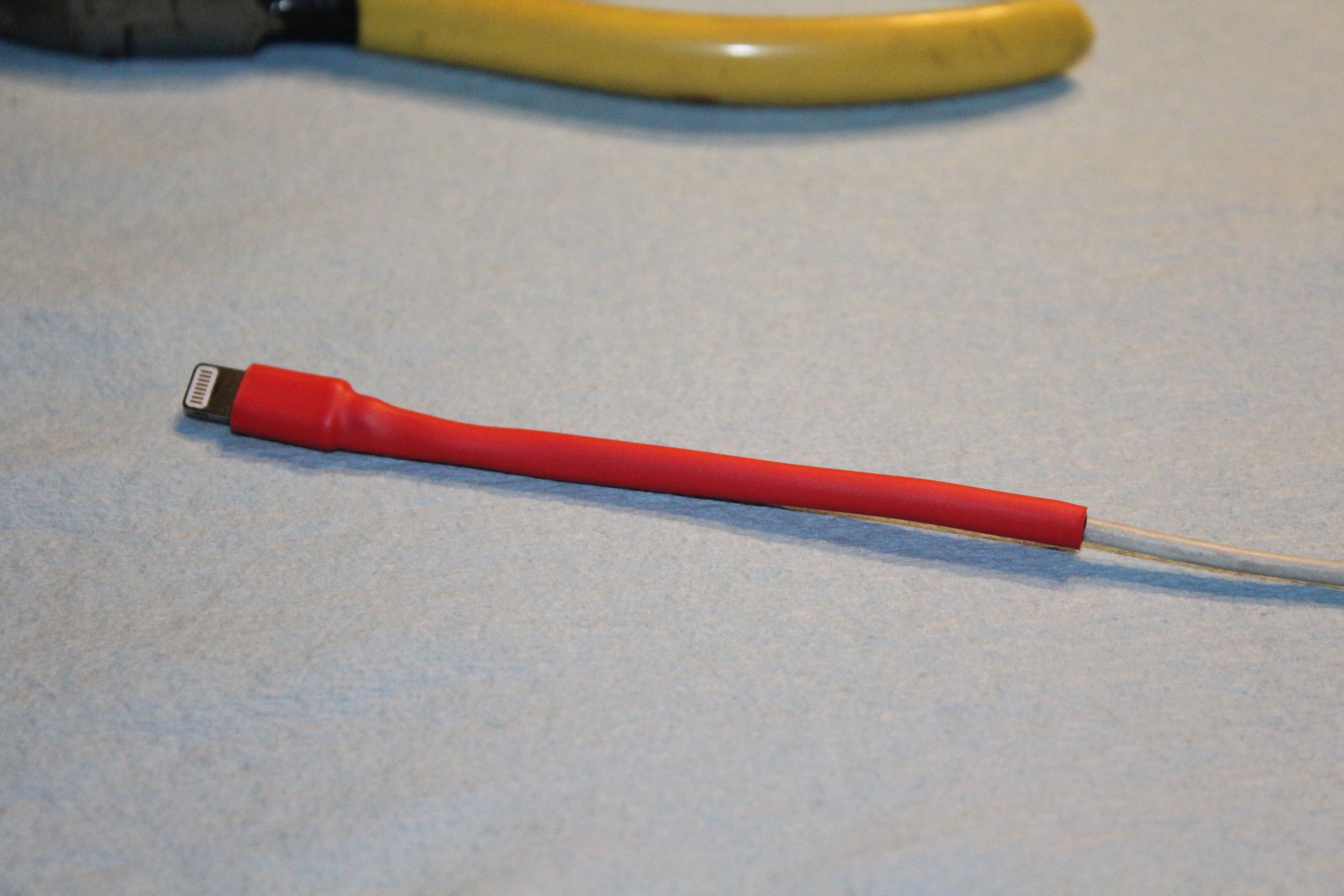 Fix a Frayed IPhone Cable With Adhesive-Lined Heat-Shrink Tubing : 4 ...