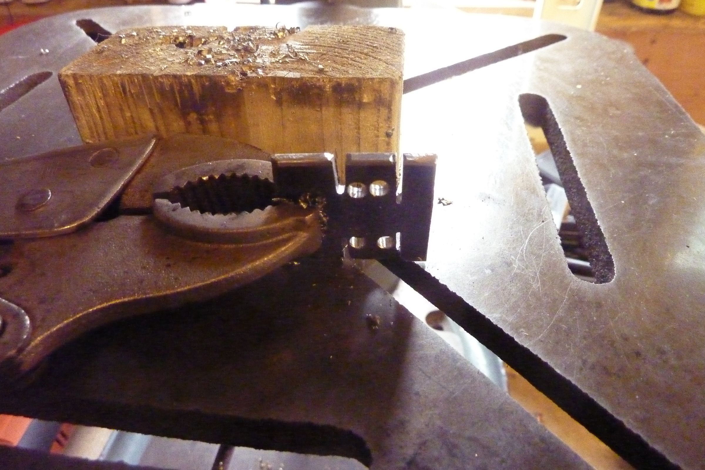 Tee Slot Drill Press Clamps, Easy and Quick : 4 Steps (with Pictures ...