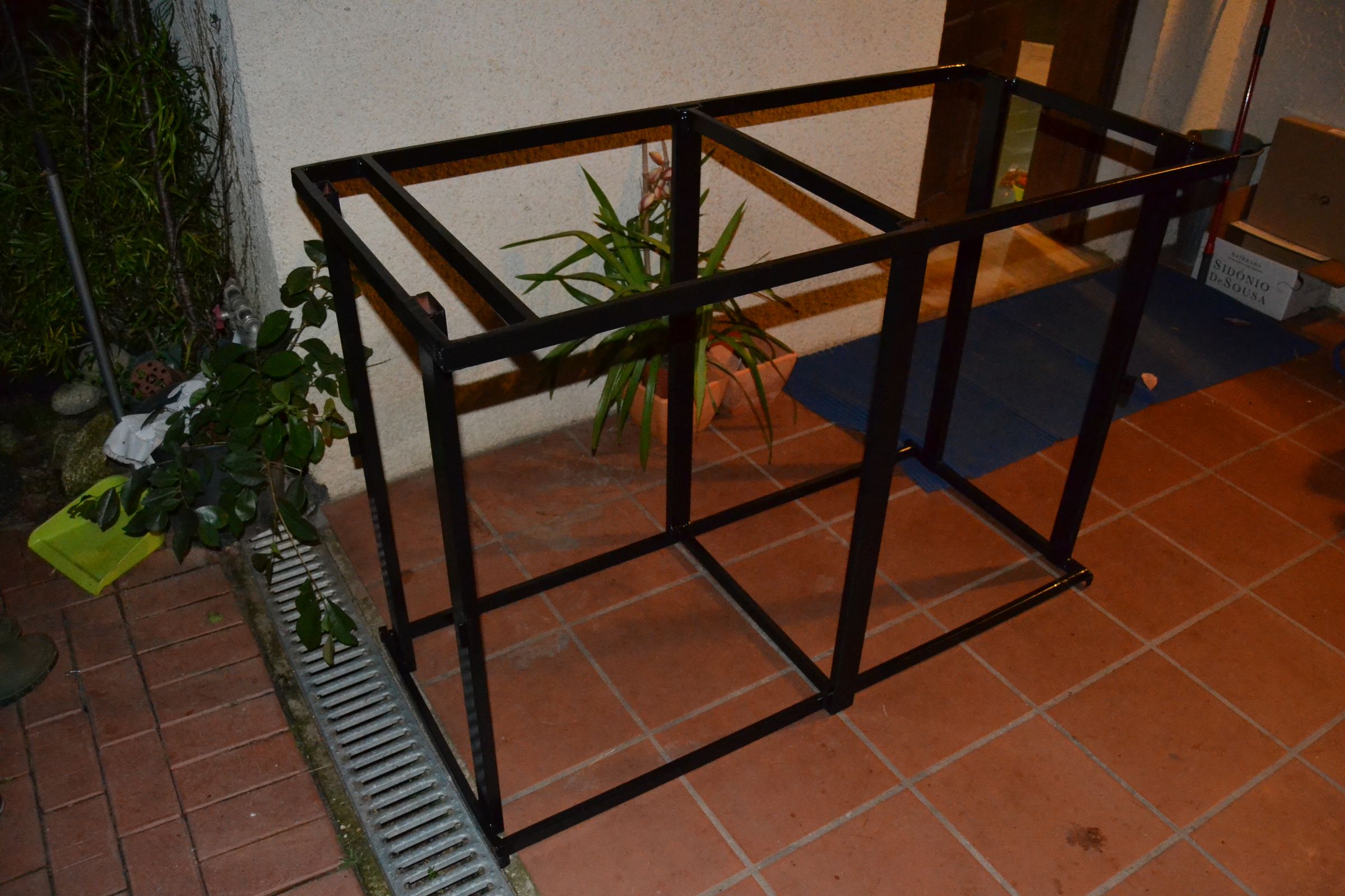 Build an Aquarium That Looks Good on Any Living Room : 24 Steps (with ...