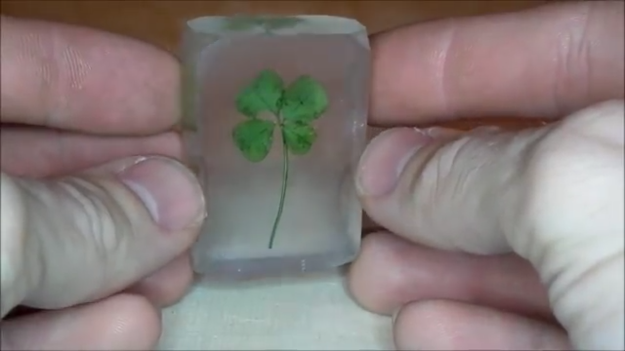 DIY Four-leaf Clover in Resin : 9 Steps (with Pictures) - Instructables