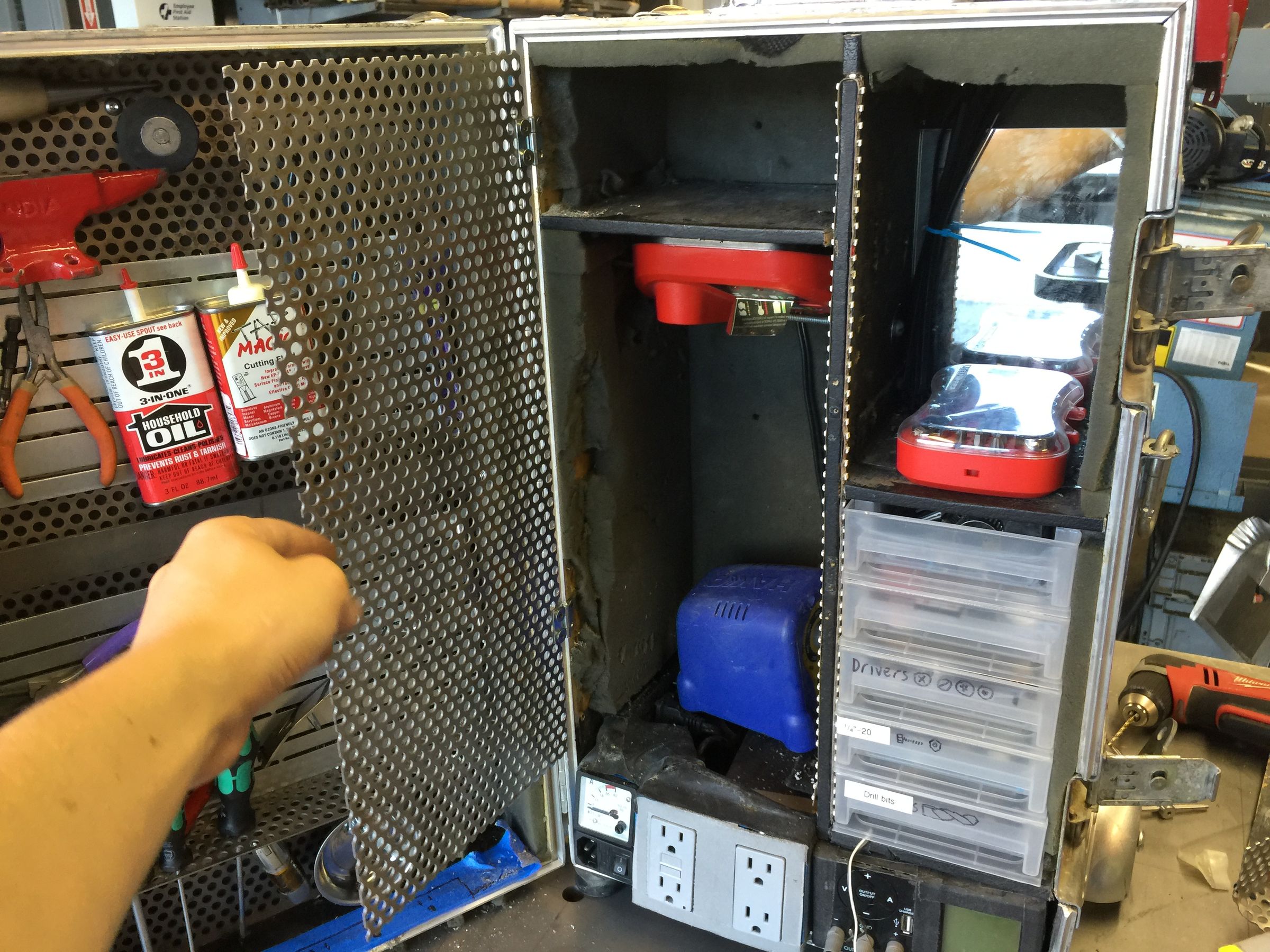 Flight-case Toolbox and Workstation : 20 Steps (with Pictures ...