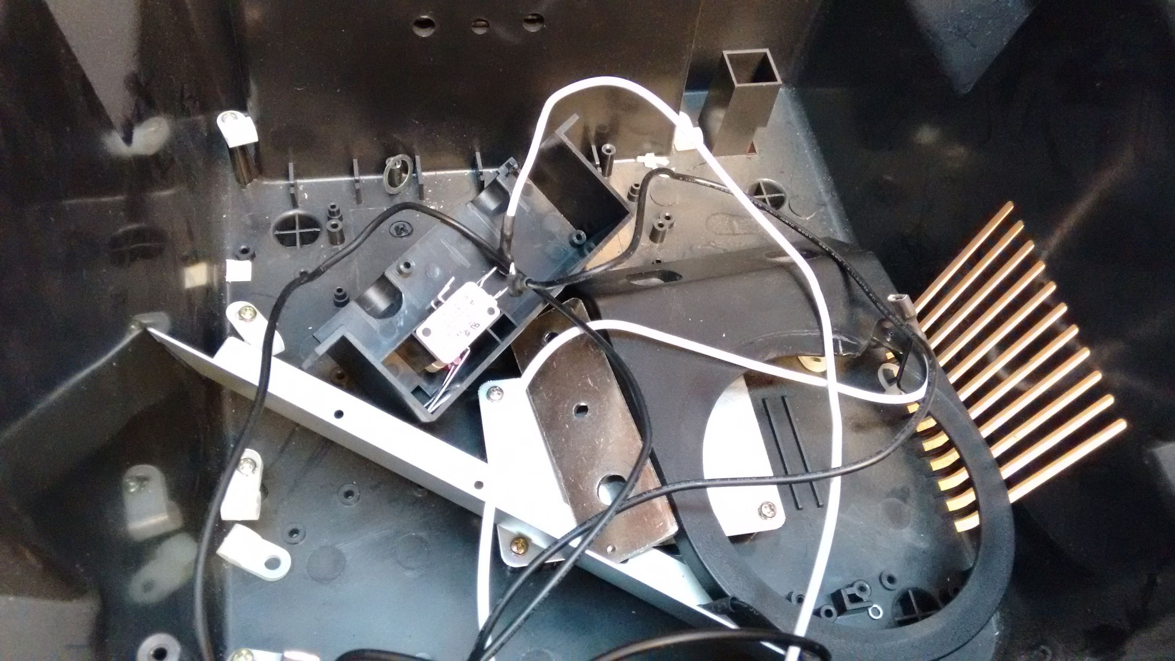 Overhead Projector Salvage : 12 Steps (with Pictures) - Instructables