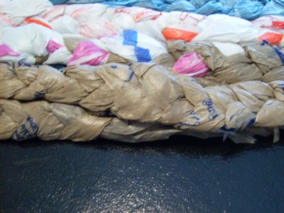 How to Make a Rug From Plastic Grocery Bags : 11 Steps (with Pictures ...