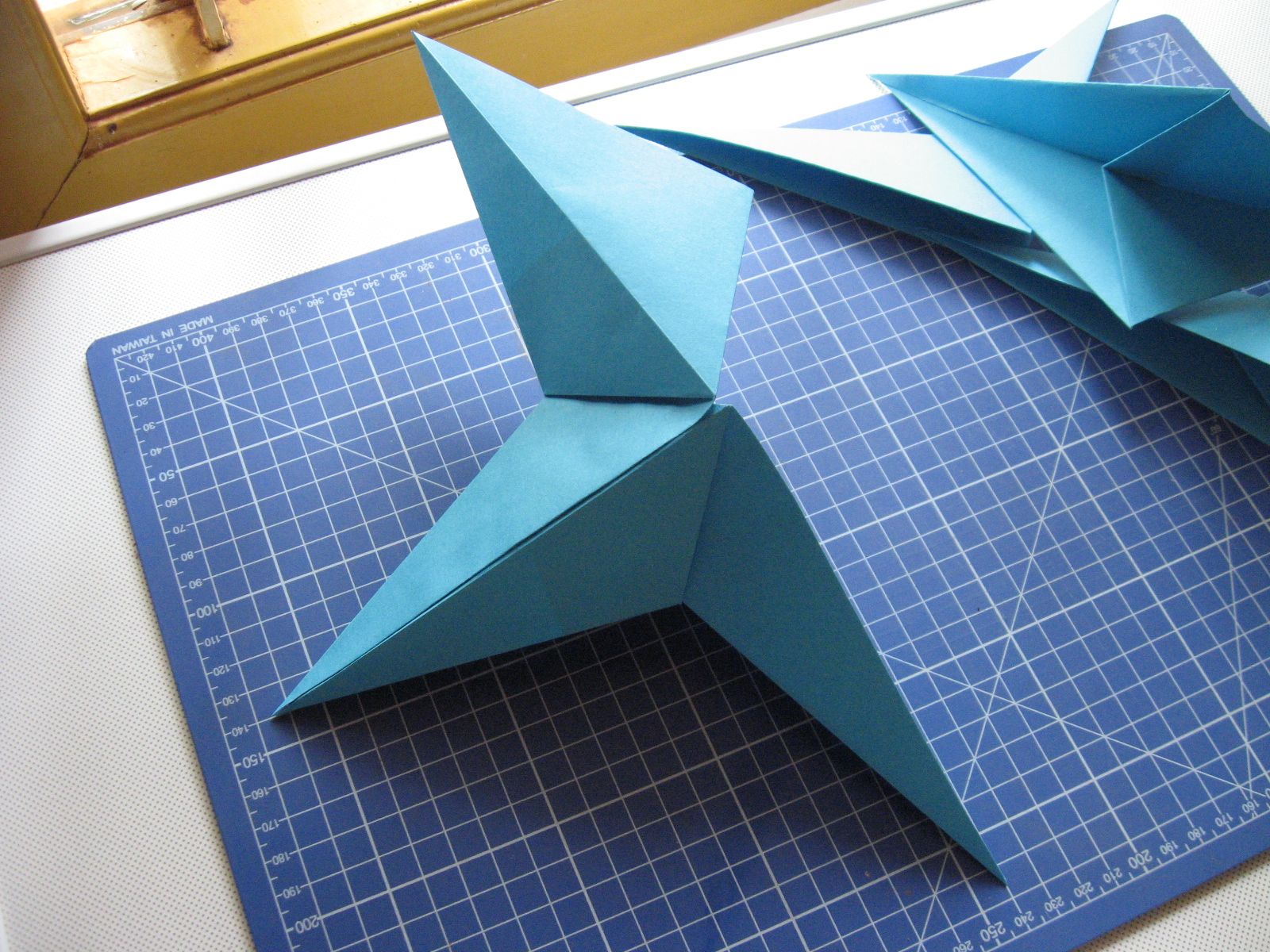 How to Make a Christmas Star : 8 Steps (with Pictures) - Instructables