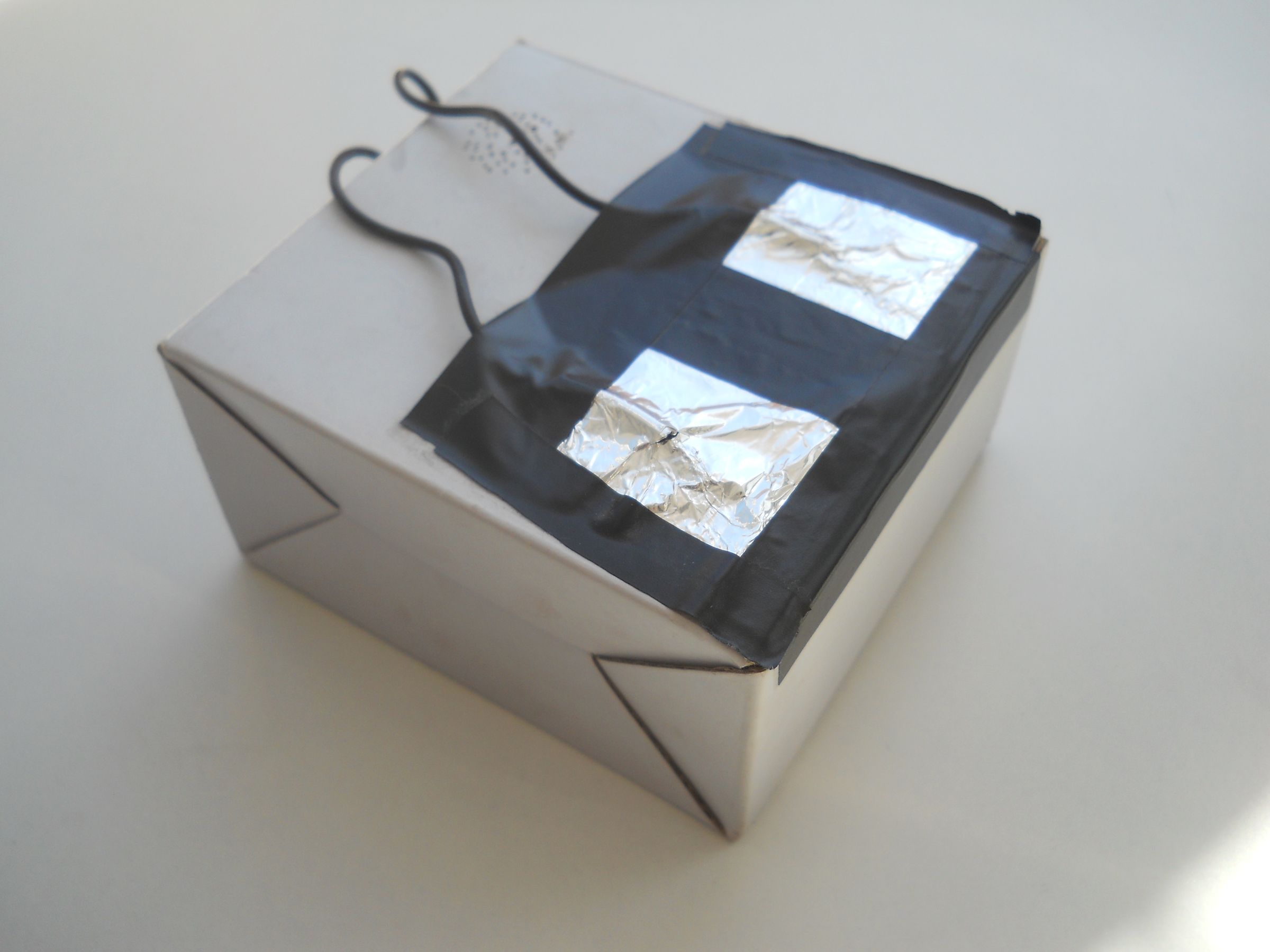 Simple Lie Detector (from Solid Components) : 4 Steps (with Pictures) - Instructables
