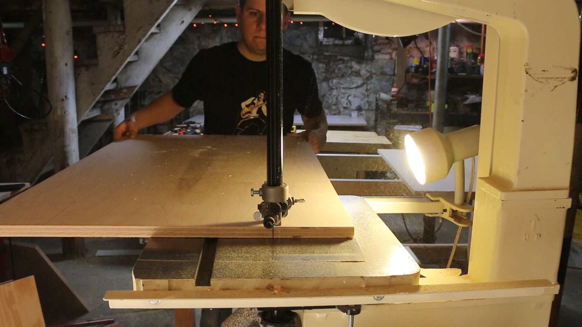 Simple & Sturdy Workbench : 7 Steps (with Pictures) - Instructables