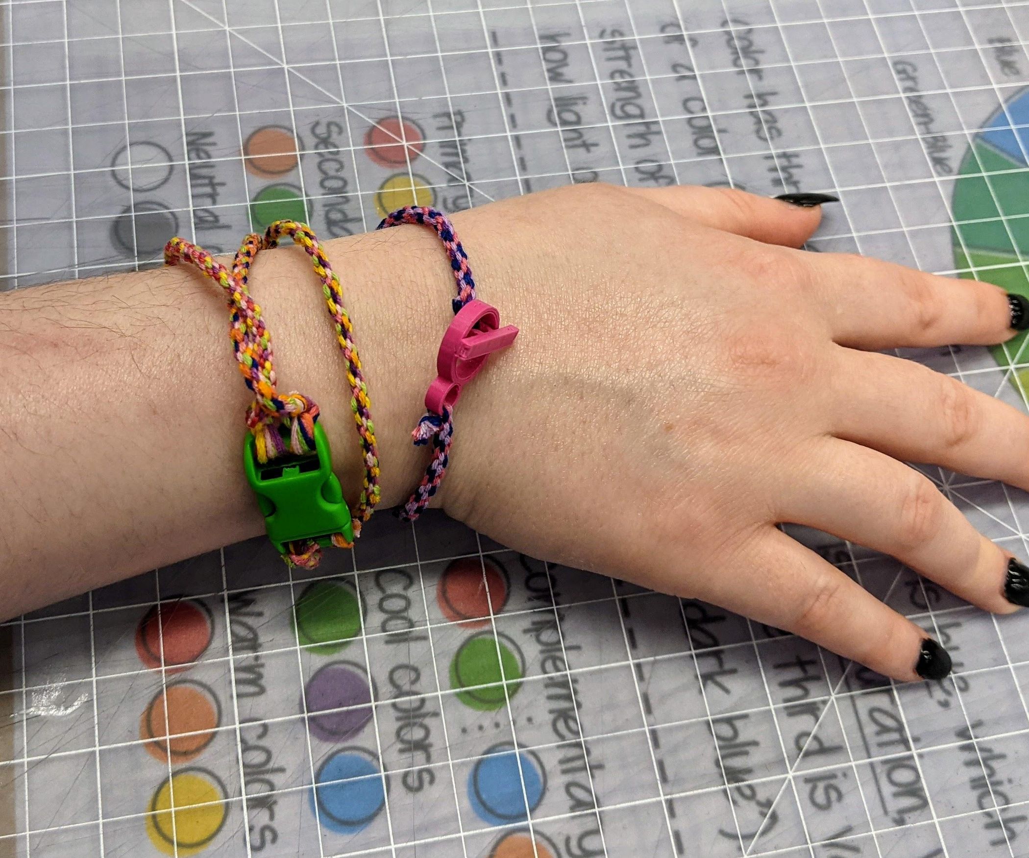 Cardboard Loom Friendship Bracelet : 7 Steps (with Pictures ...