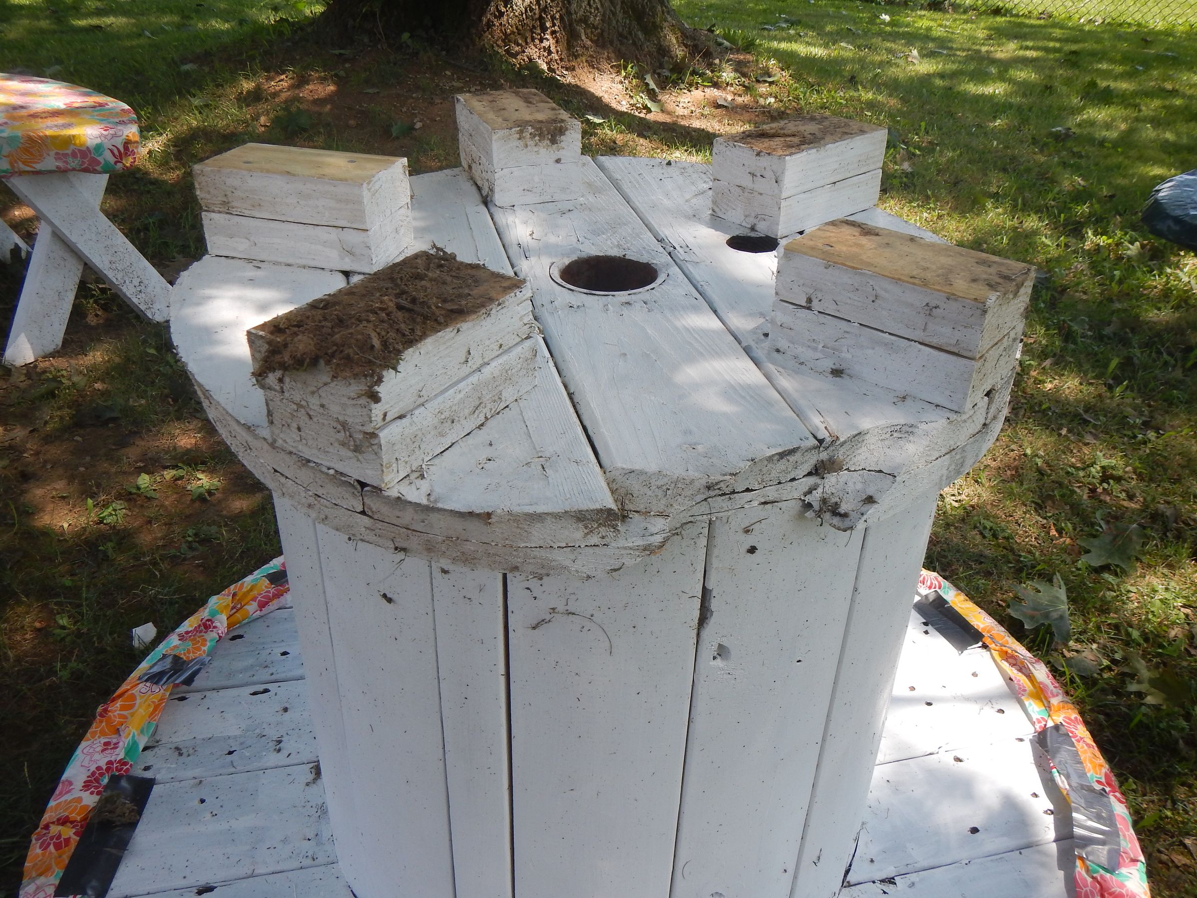 Reclaimed Cable Spool Into Cheap Picnic Table : 9 Steps (with Pictures ...
