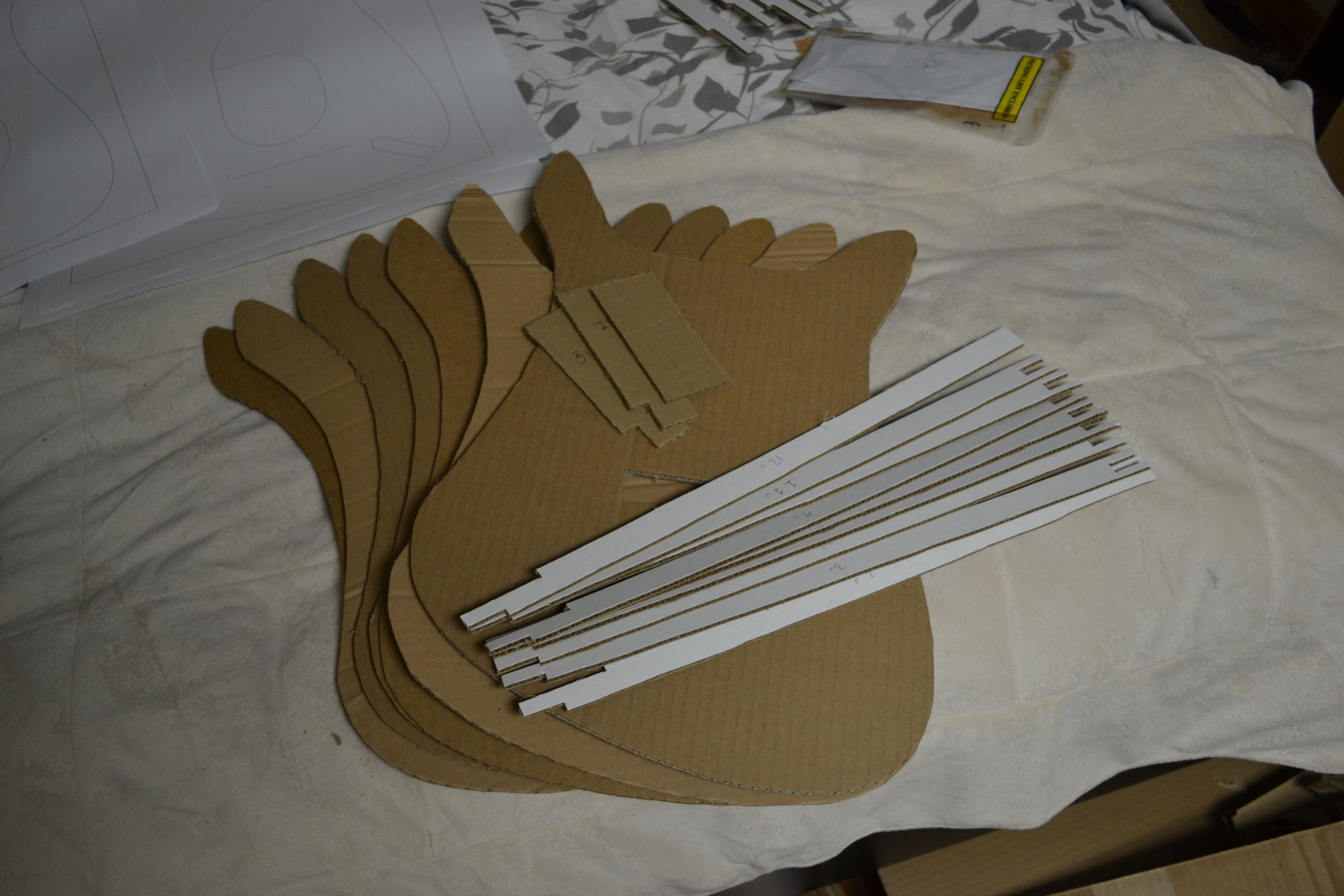 Cardboard Electric Guitar : 12 Steps (with Pictures) - Instructables