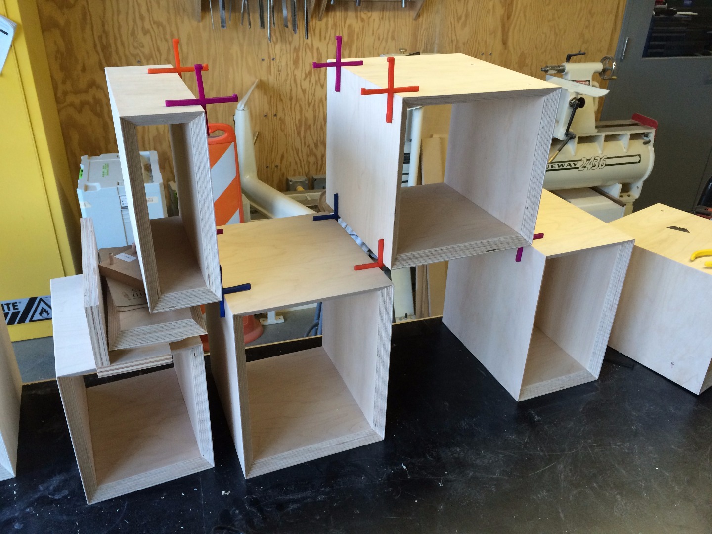 + Shelf : 6 Steps (with Pictures) - Instructables