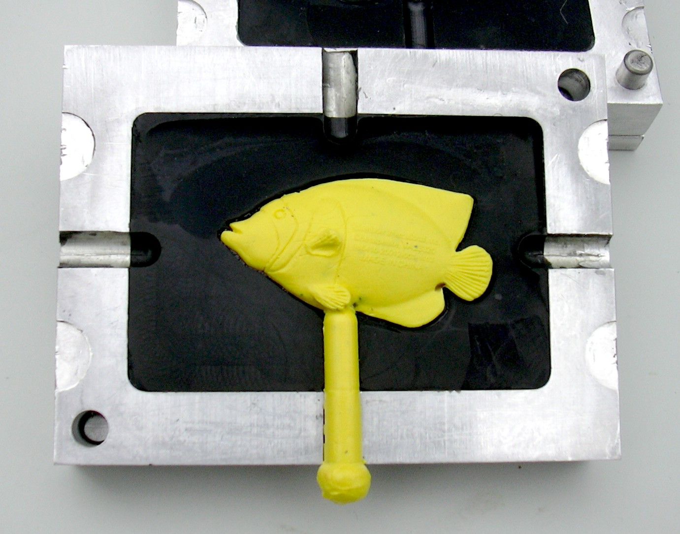 Home Plastic Injection Molding With an Epoxy Mold. : 7 Steps (with ...