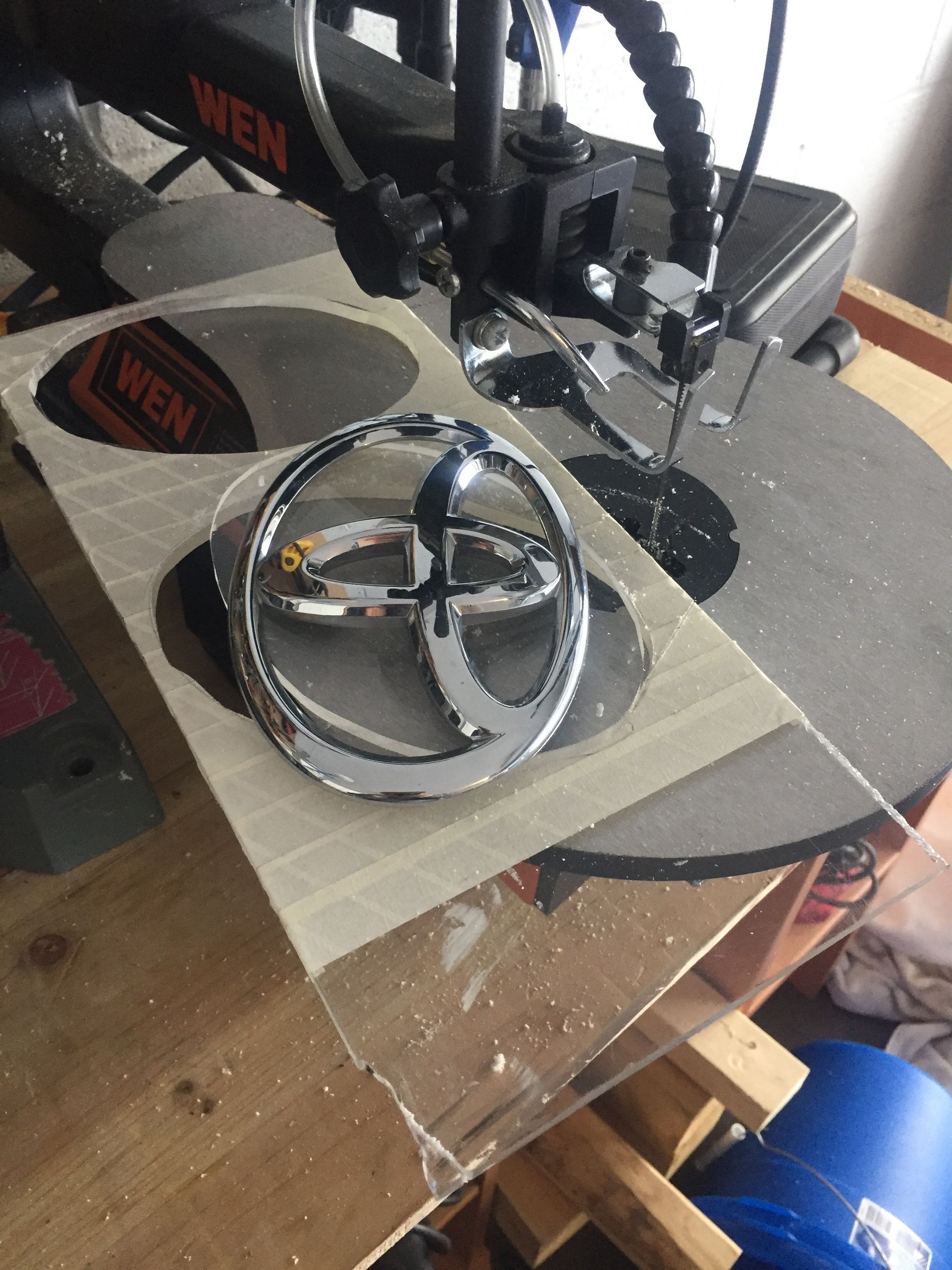 Hack Your Prius Rear Emblem (with Pictures) Version 1 : 5 Steps (with ...