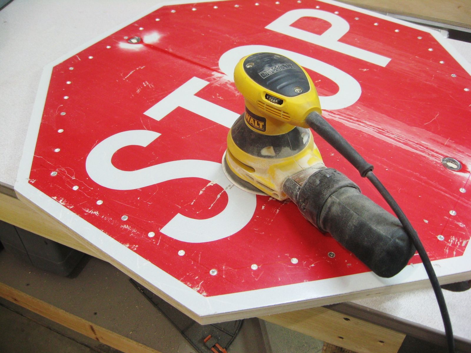 Stop Sign Coffee Table : 7 Steps (with Pictures) - Instructables