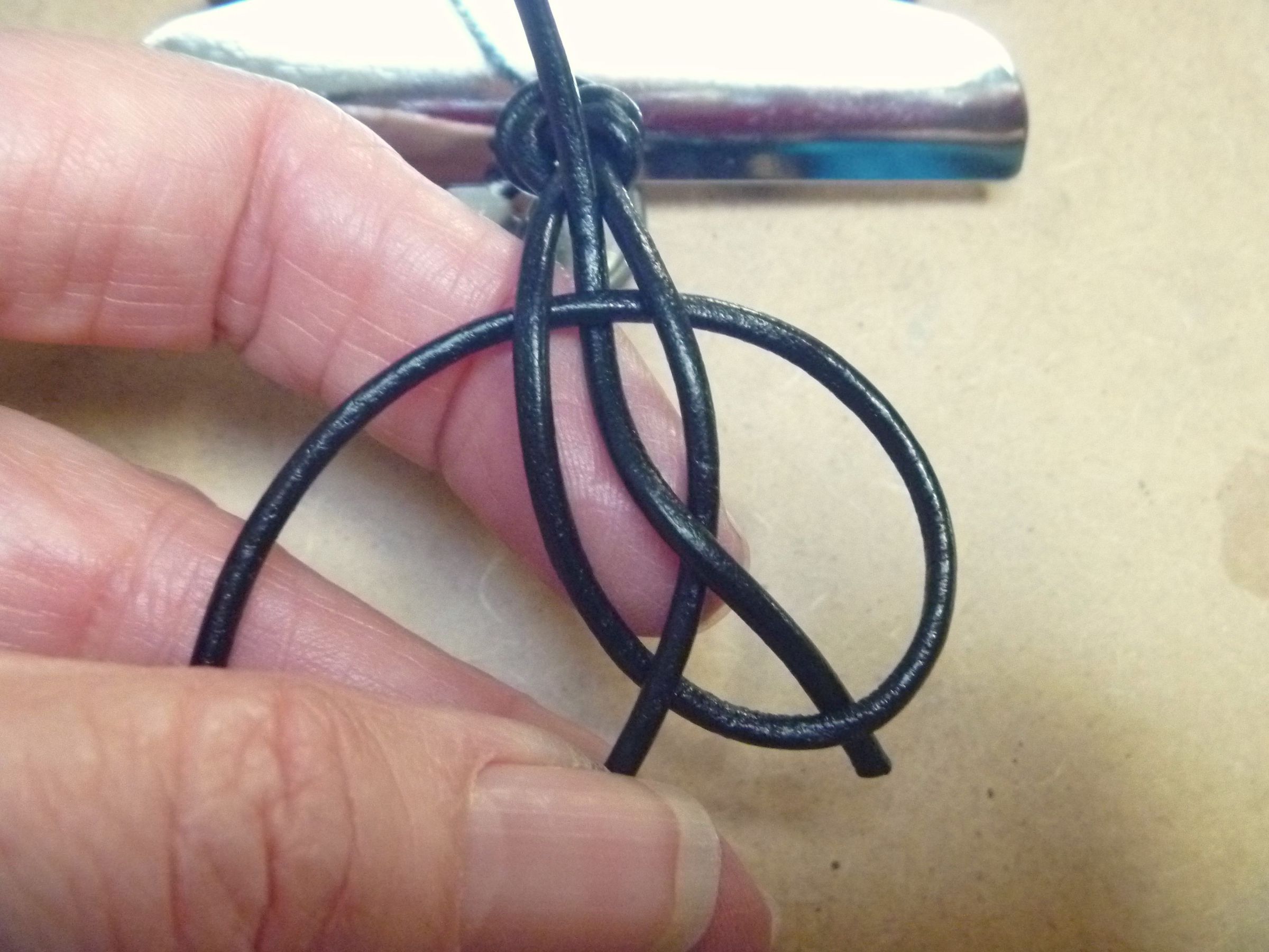 Celtic Knot Macrame Bracelet : 9 Steps (with Pictures) - Instructables