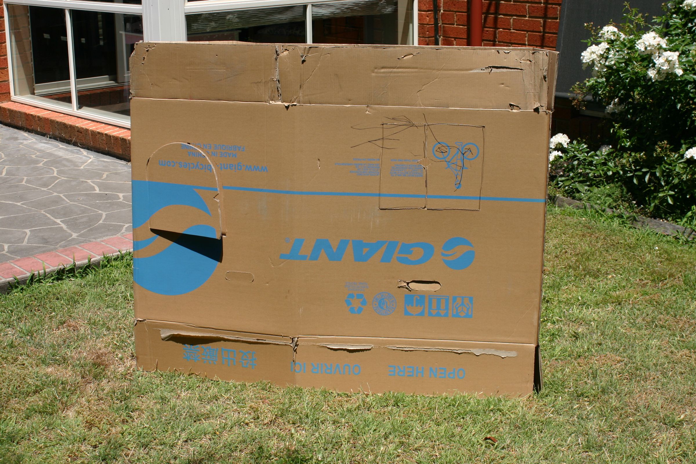 Free Childrens Cardboard Box Playhouse (Flat-packable) : 10 Steps (with ...