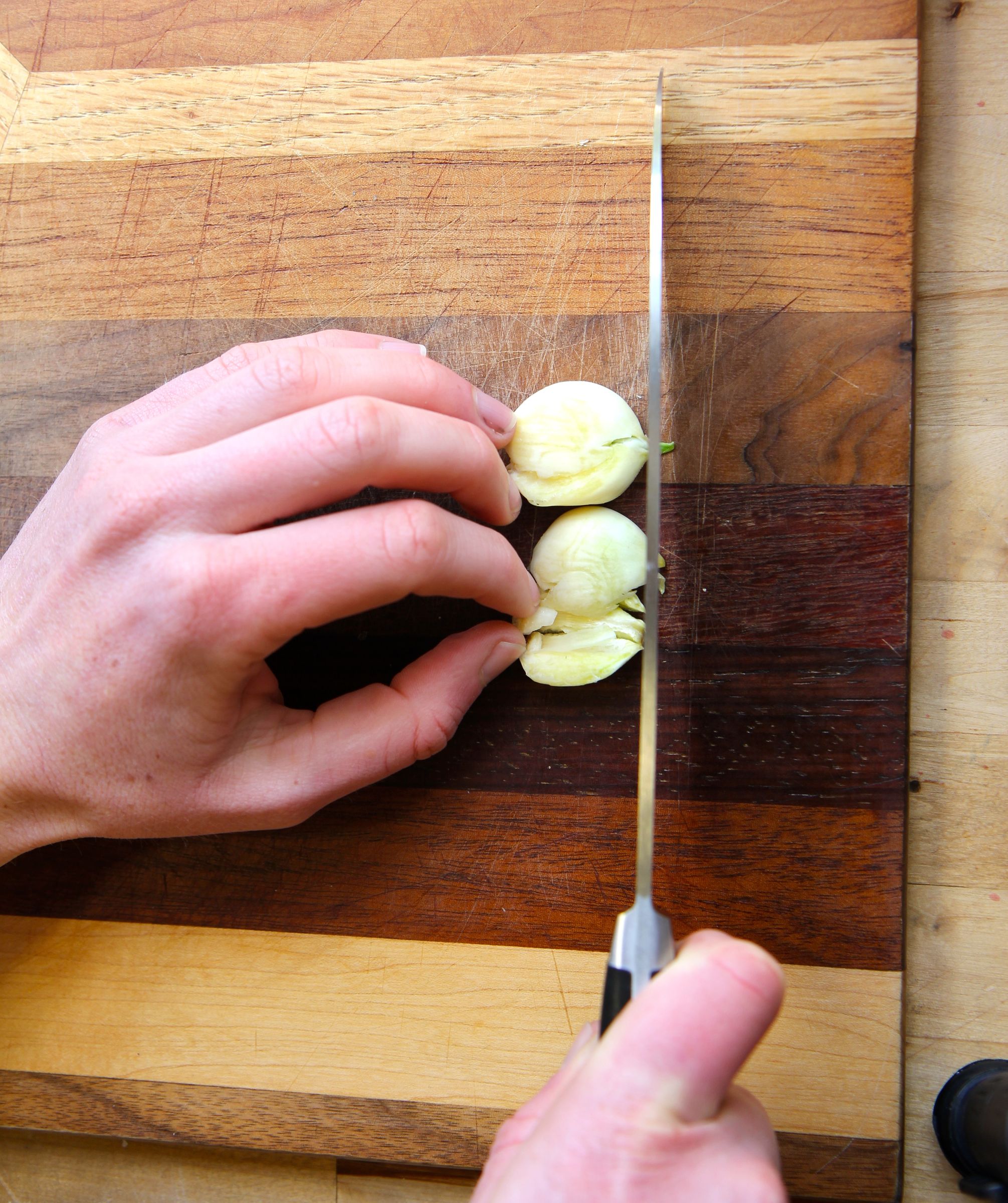 How to Chop Garlic : 8 Steps (with Pictures) - Instructables