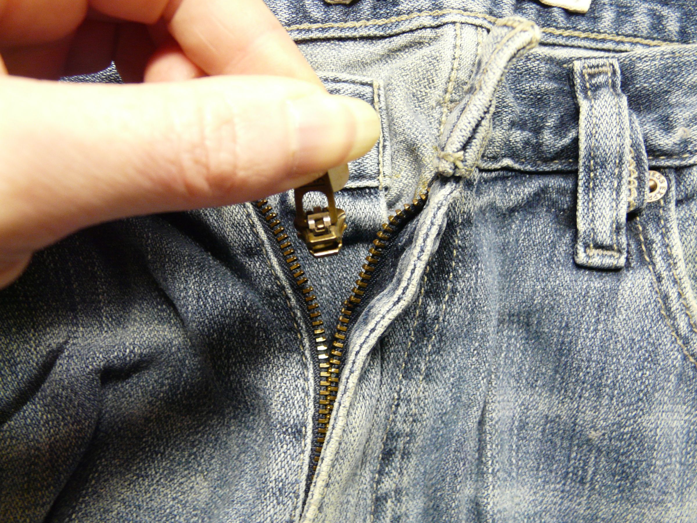 How to Repair a Jeans Zipper That Won't Stay Up : 4 Steps (with ...