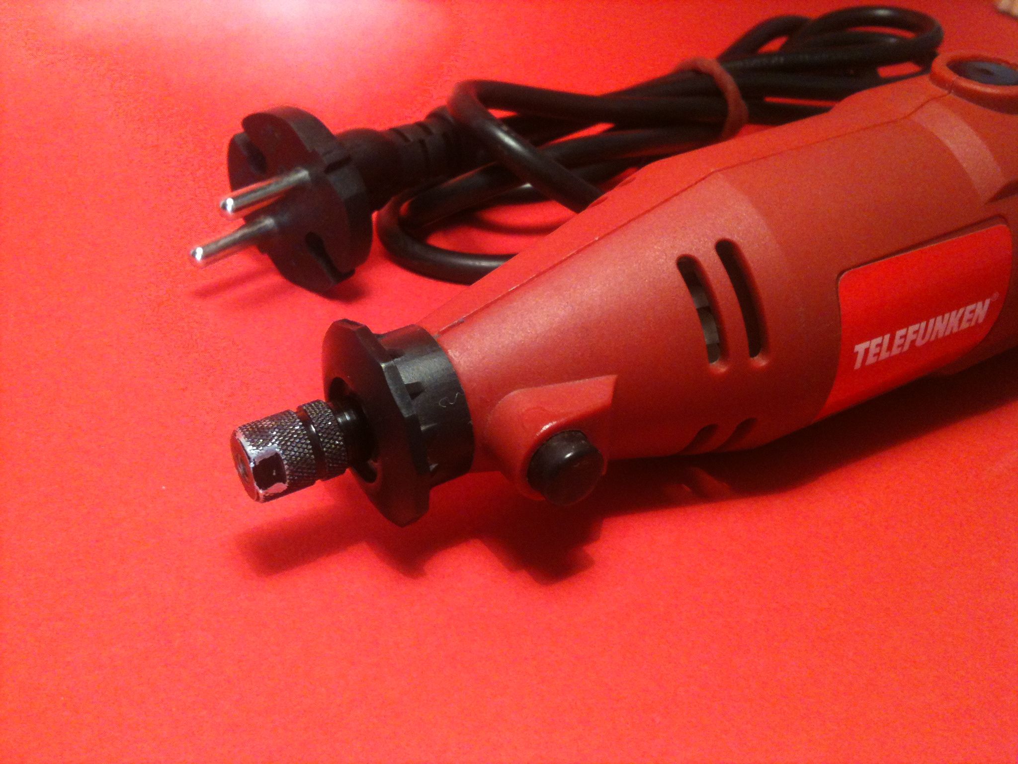 DIY 2$ Dremel Router Attachment : 5 Steps (with Pictures) - Instructables