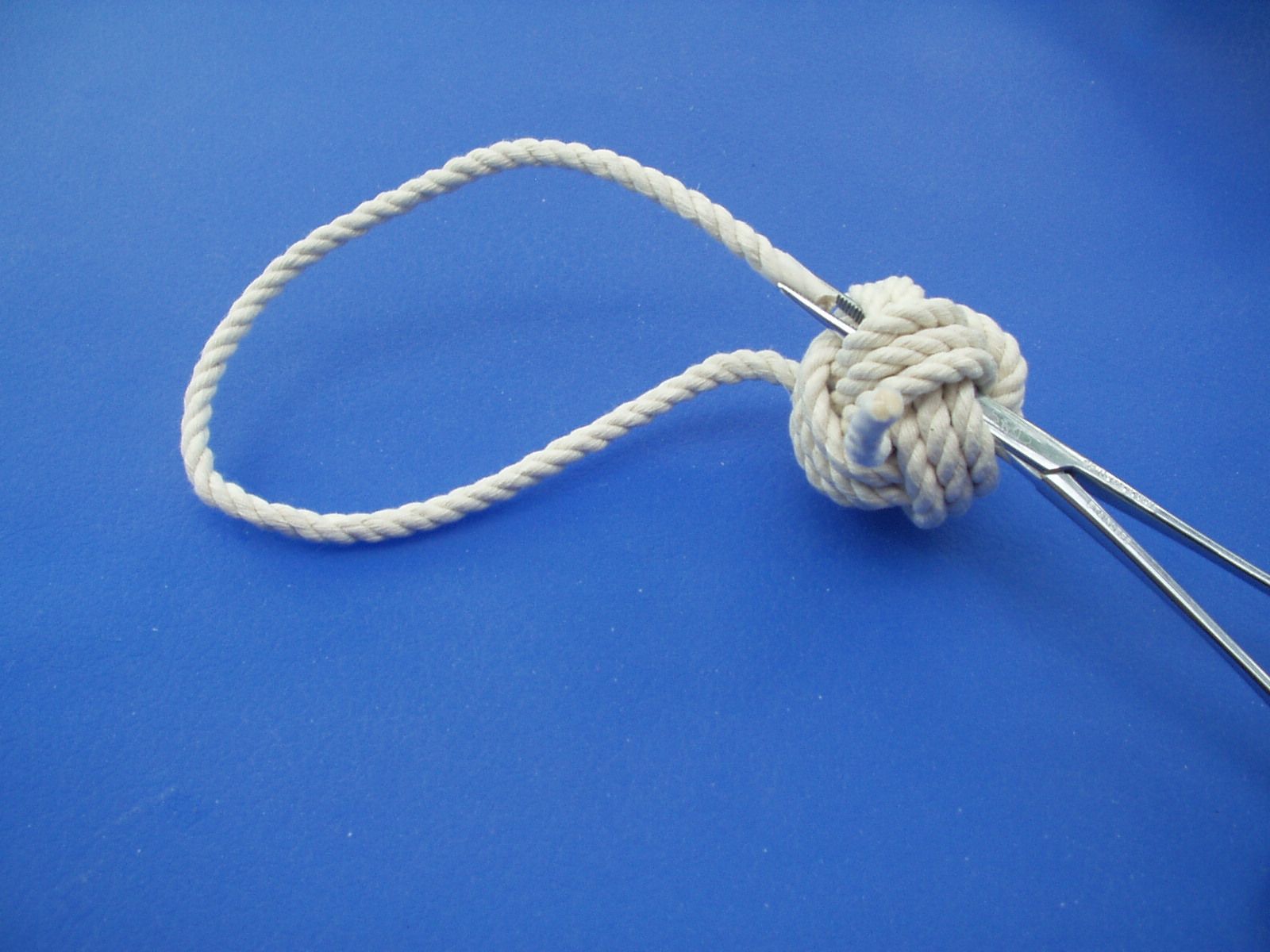 Royal Navy Monkey Fist : 10 Steps (with Pictures) - Instructables