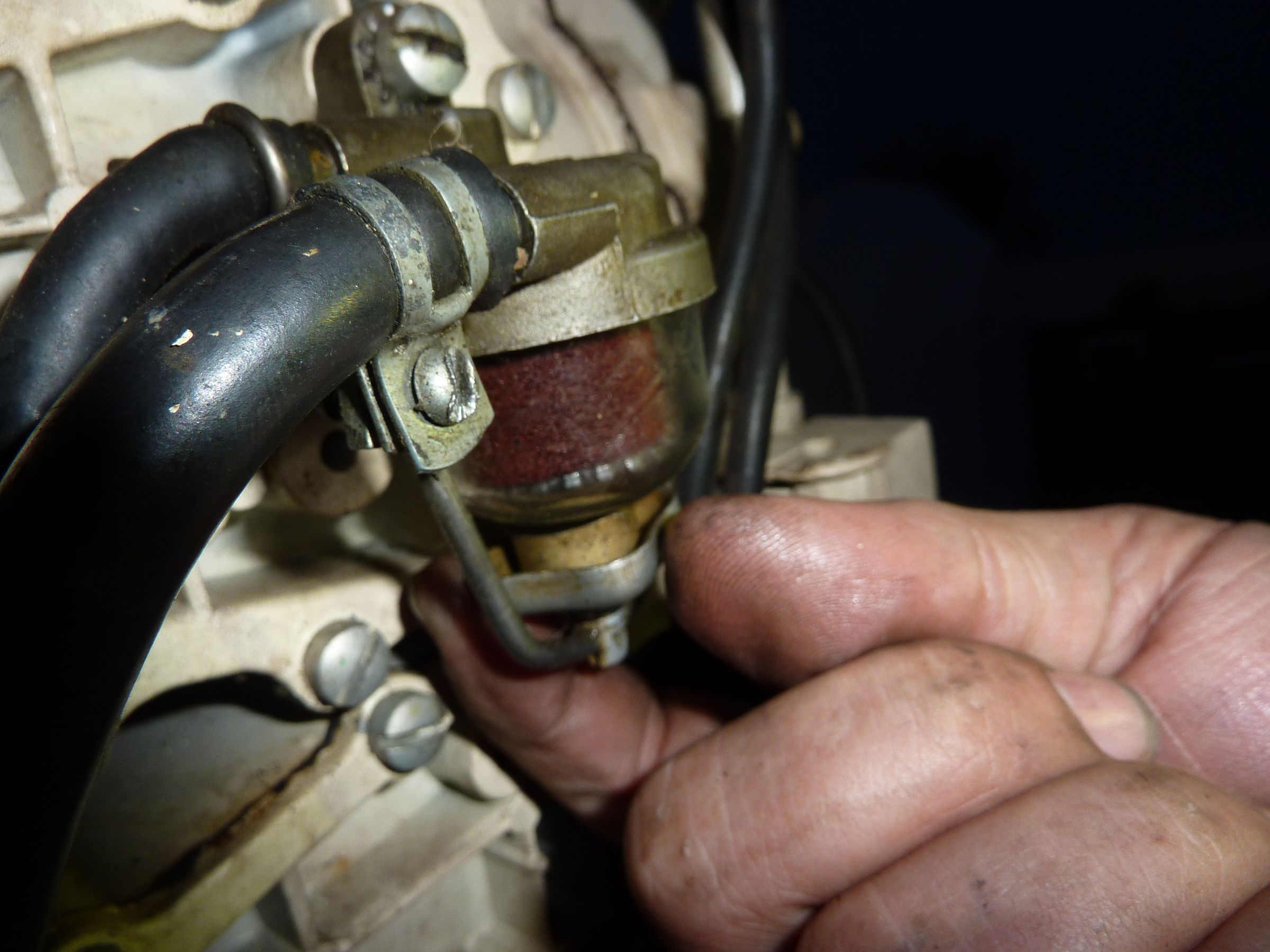 Fix Fuel Flow on Your Outboard Motor : 7 Steps - Instructables