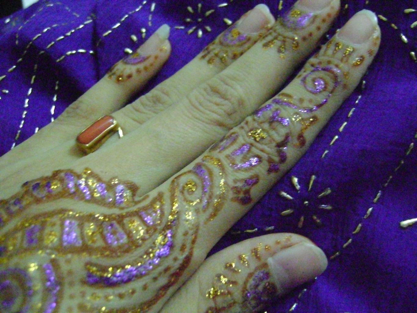 How To Apply Henna Mehndi On Your Hands 7 Steps Instructables how-to-apply-henna-mehndi-on-your-hands-7-steps-instructables