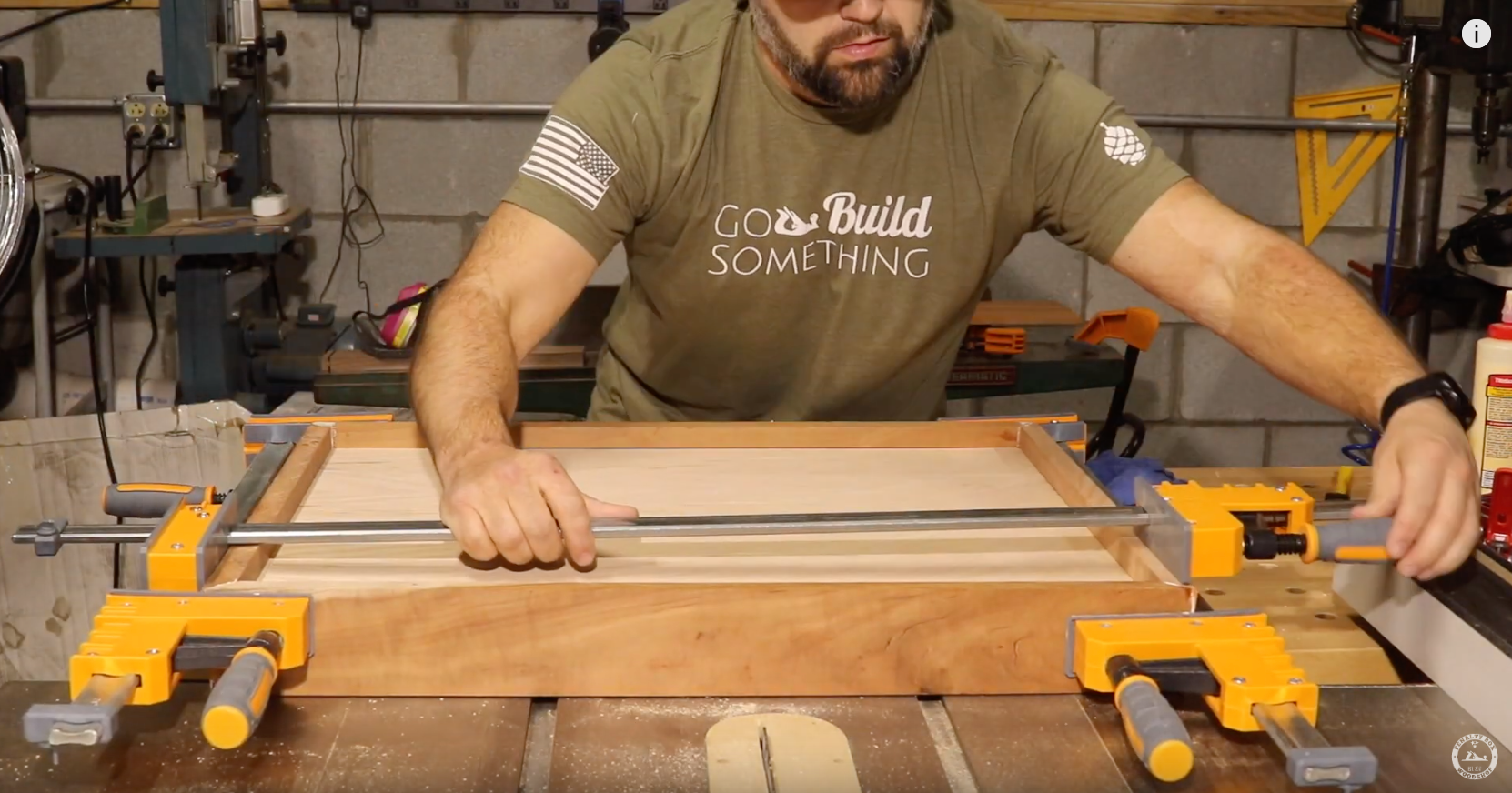 DIY Wall Mount Display Cabinet - Free Plans! : 7 Steps - Instructables