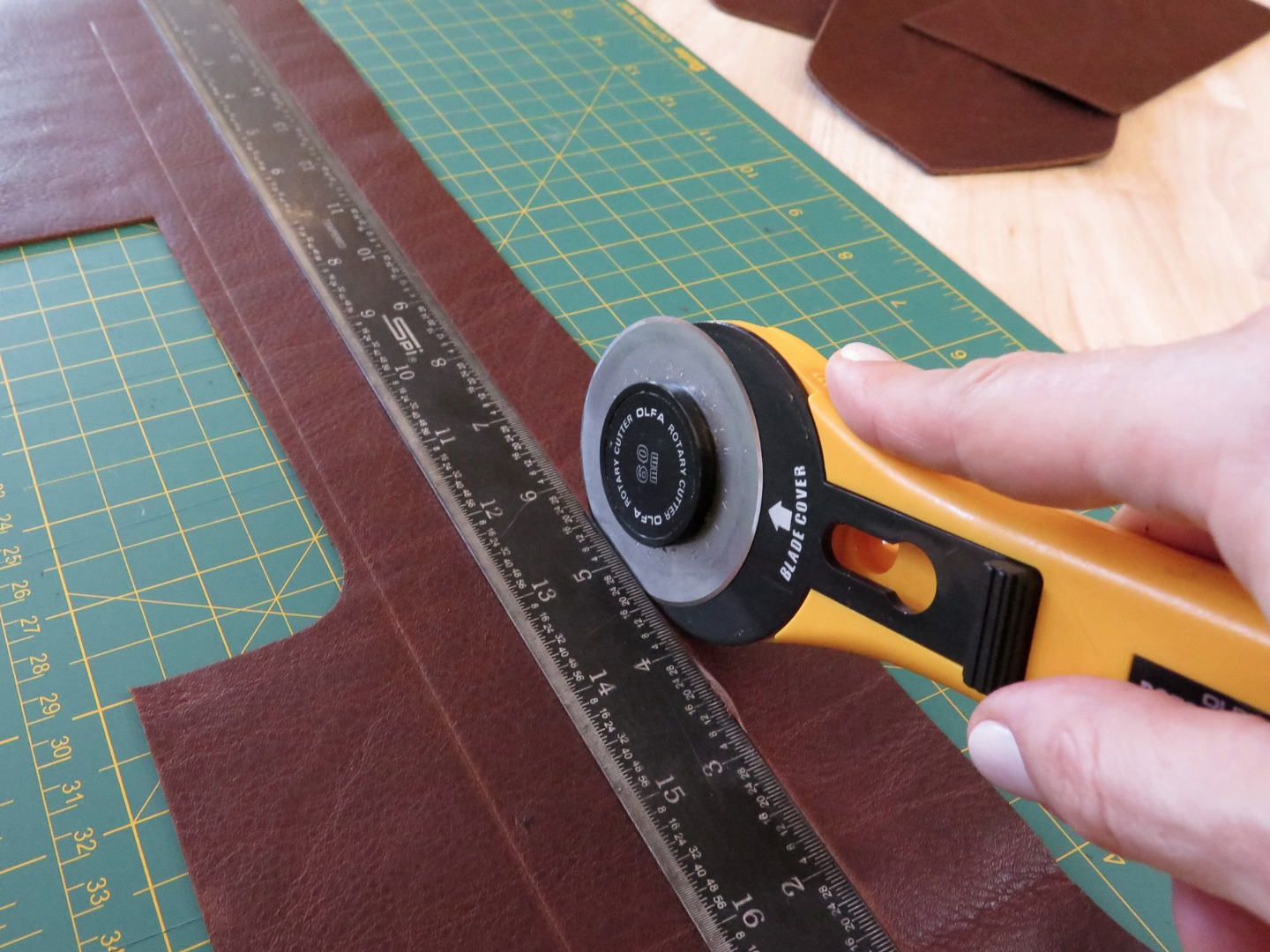 Cutting Leather : 7 Steps - Instructables