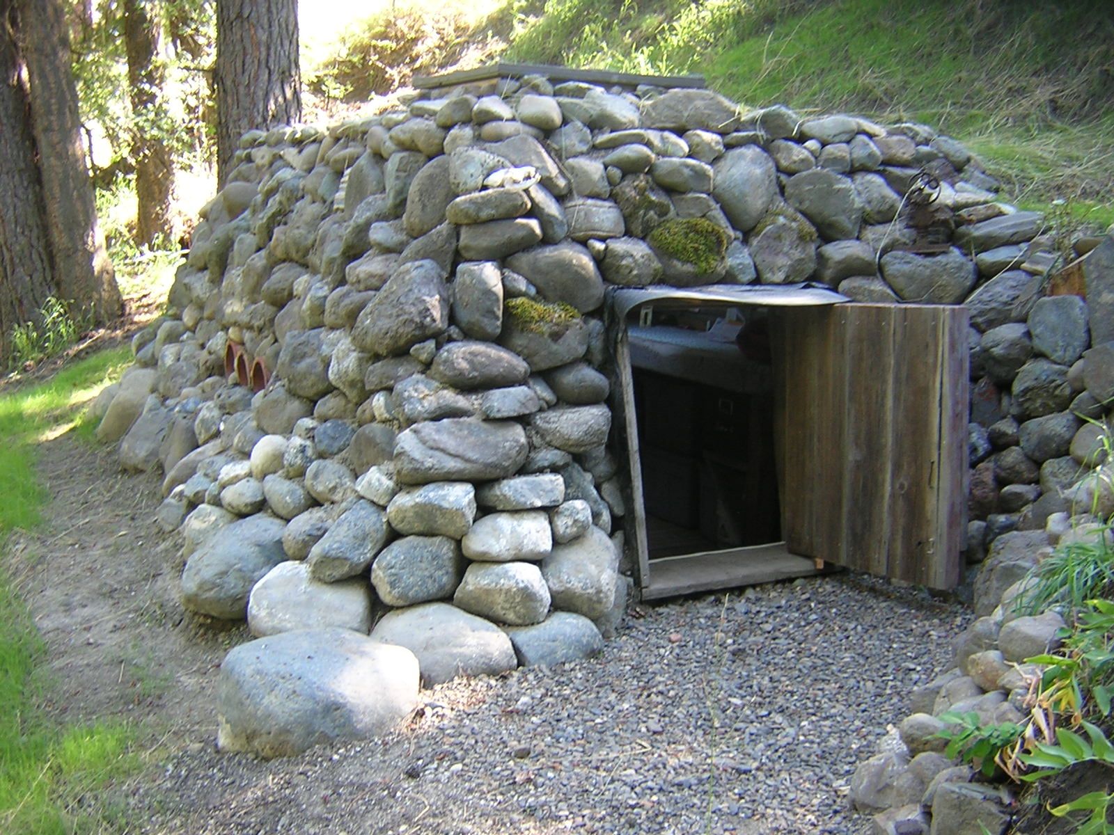 How to Build an Artists Studio for Less Than $100 - Instructables