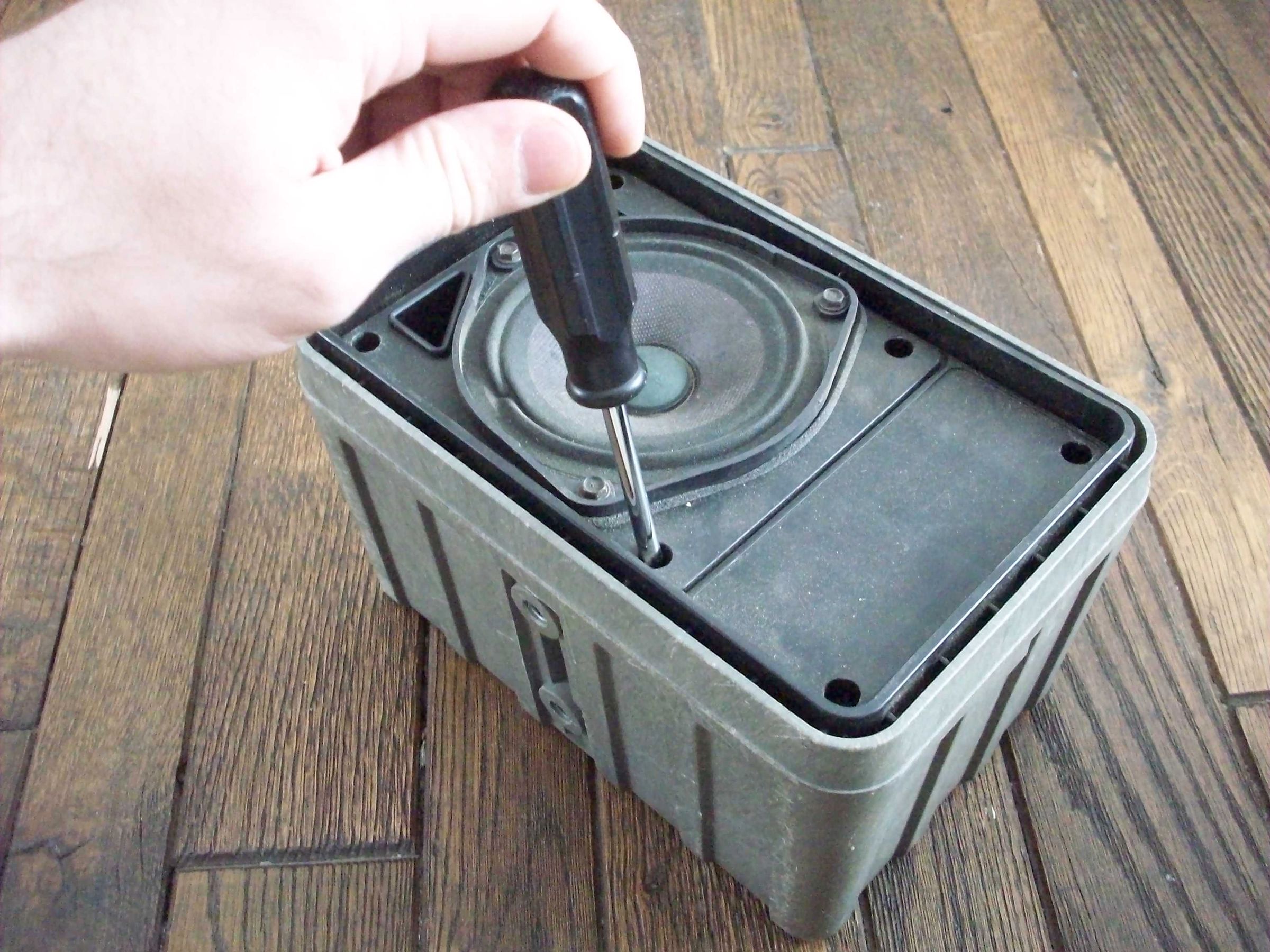 Speaker Box : 10 Steps - Instructables