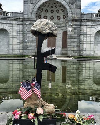 Fallen Warrior Symbol / Battlefield Cross / Memorial Day Symbol : 16 ...