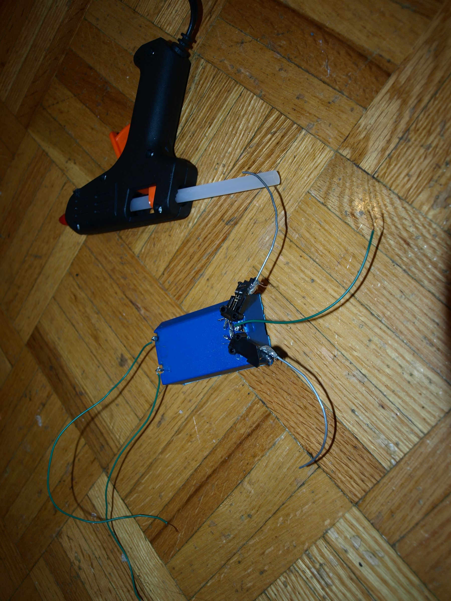 How to Make a Very Simple Robot : 16 Steps - Instructables