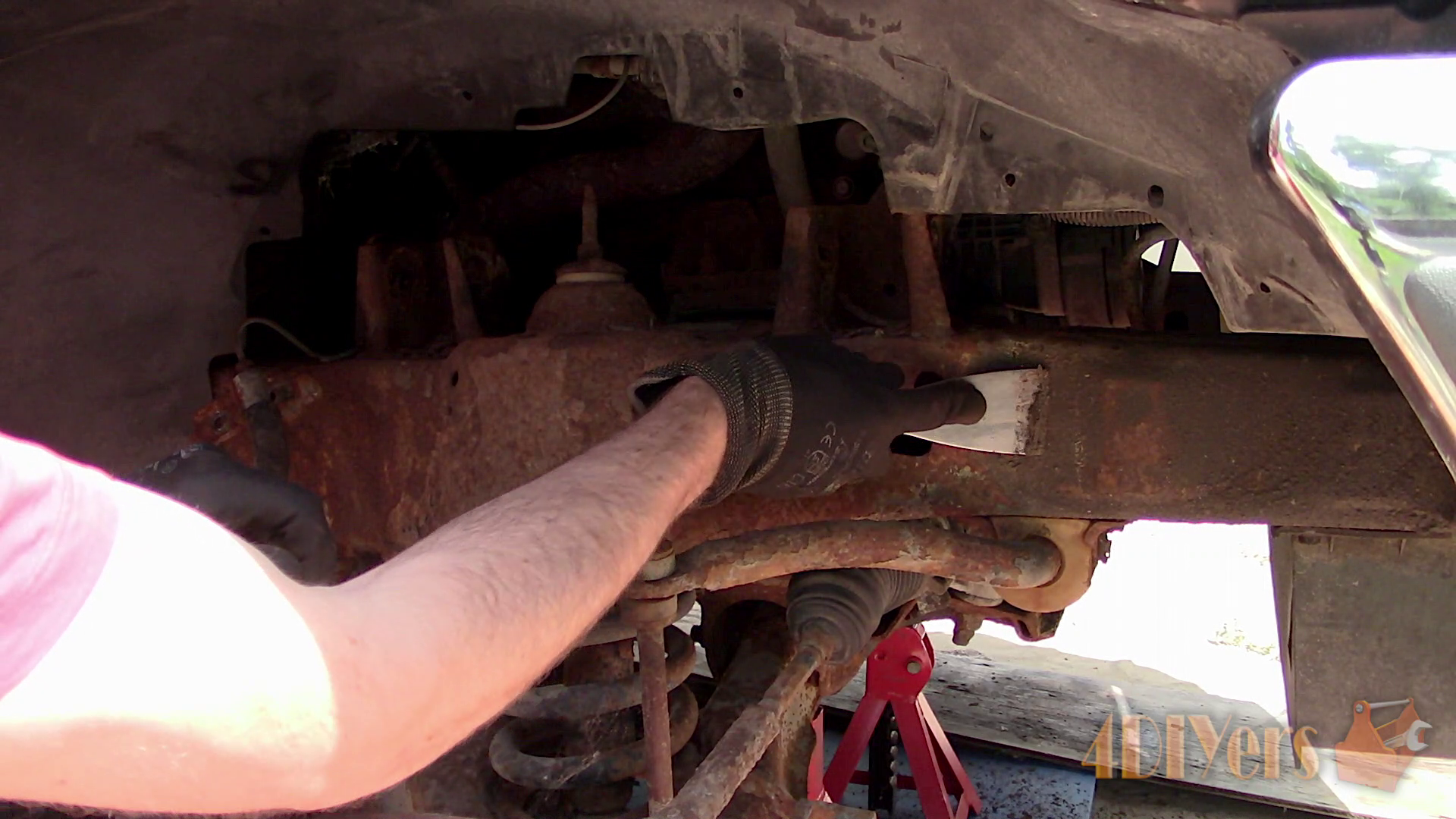 How to Clean Up a Rusty Frame on a Budget : 9 Steps - Instructables