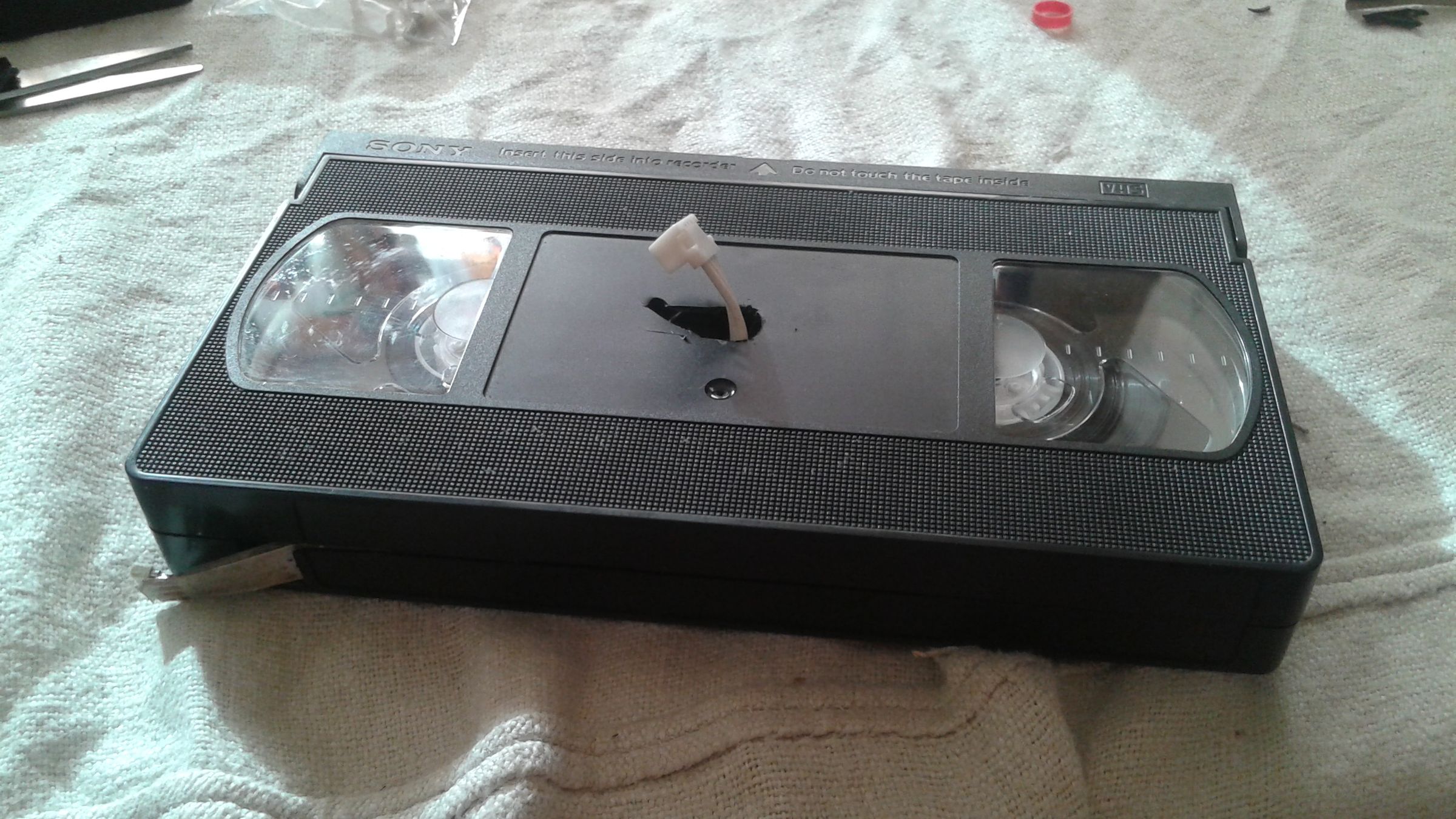 VHS DECORATION LAMP : 10 Steps (with Pictures) - Instructables