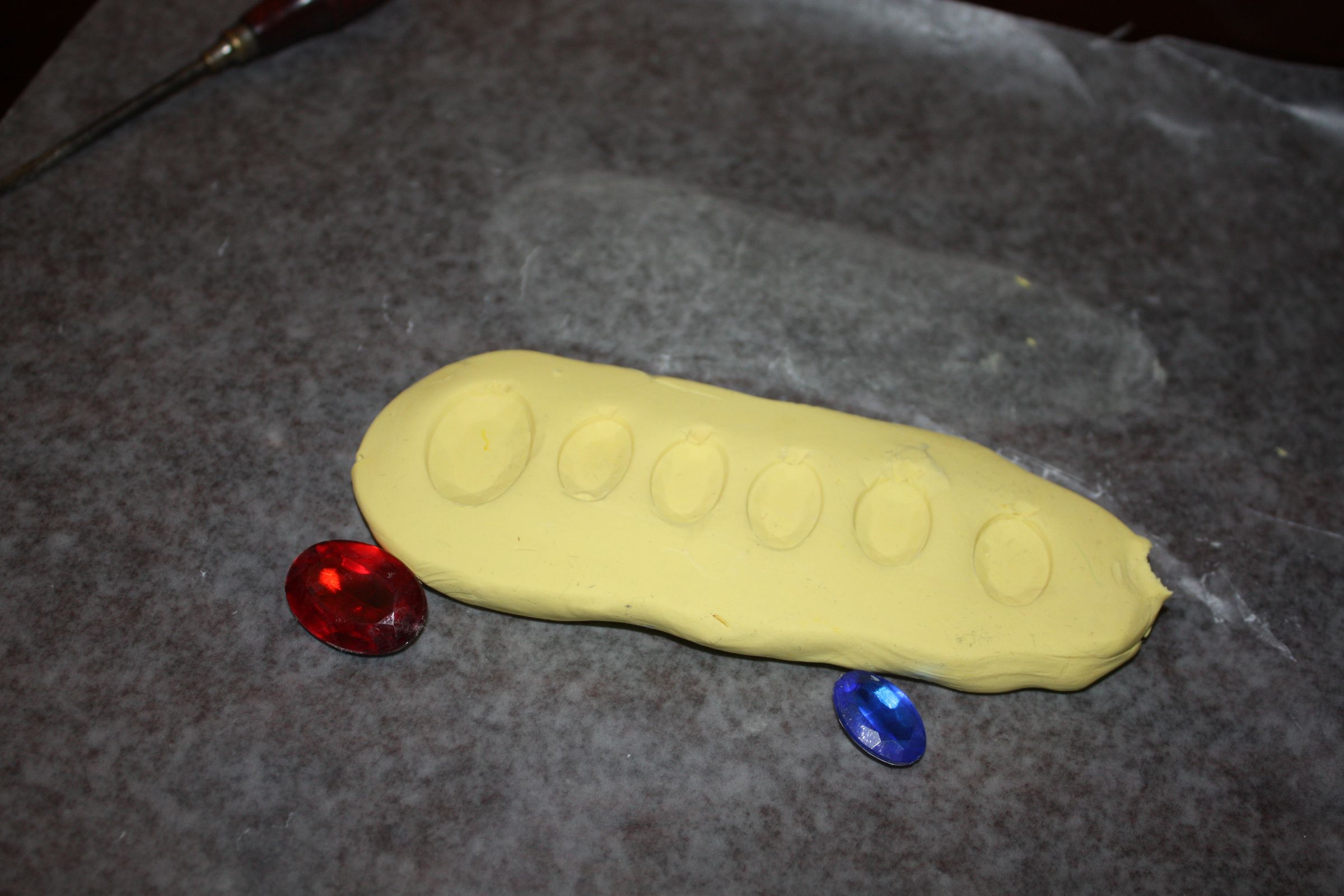 Infinity ∞ Gauntlet : 14 Steps (with Pictures) - Instructables