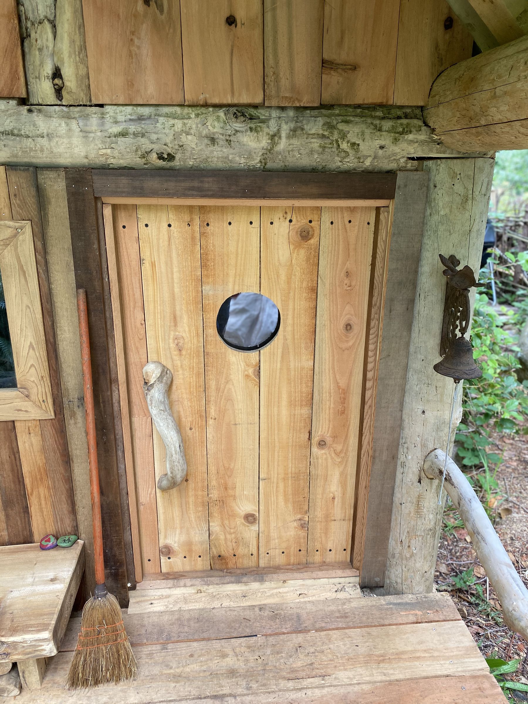 Rustic DIY Play House : 5 Steps (with Pictures) - Instructables