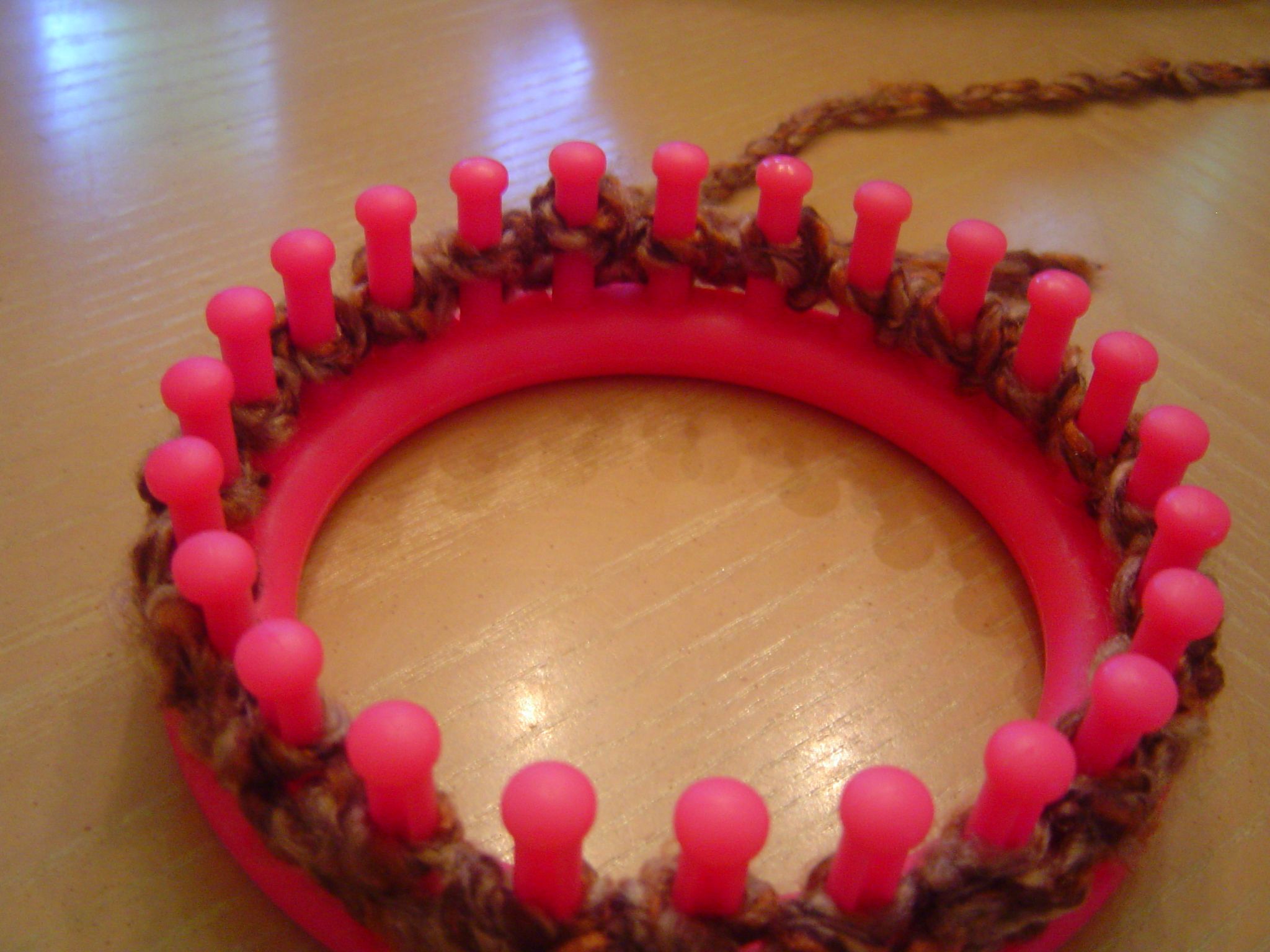 How to Loom Knit : 4 Steps (with Pictures) - Instructables