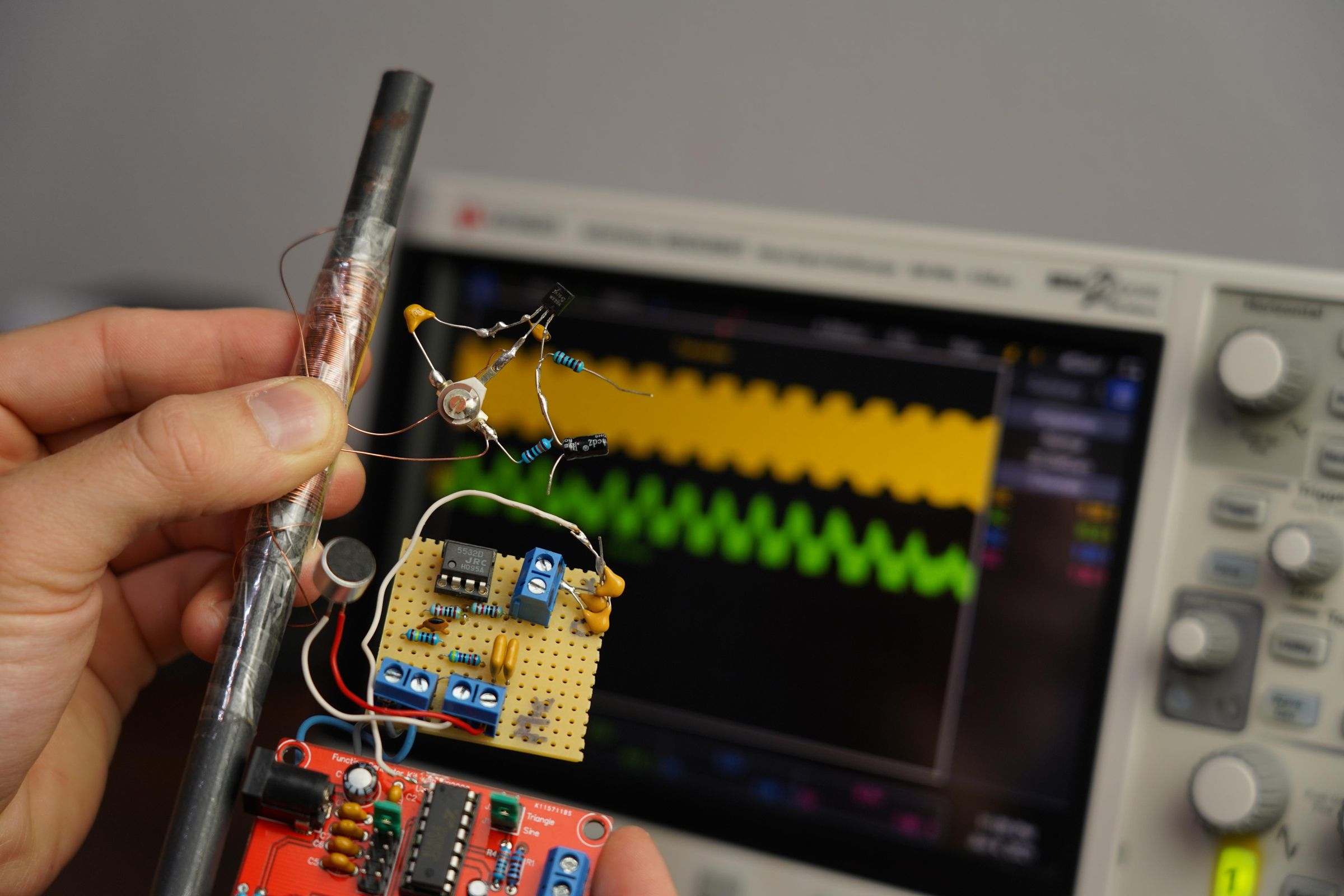 Simple AM Radio Transmitter & Receiver : 4 Steps - Instructables