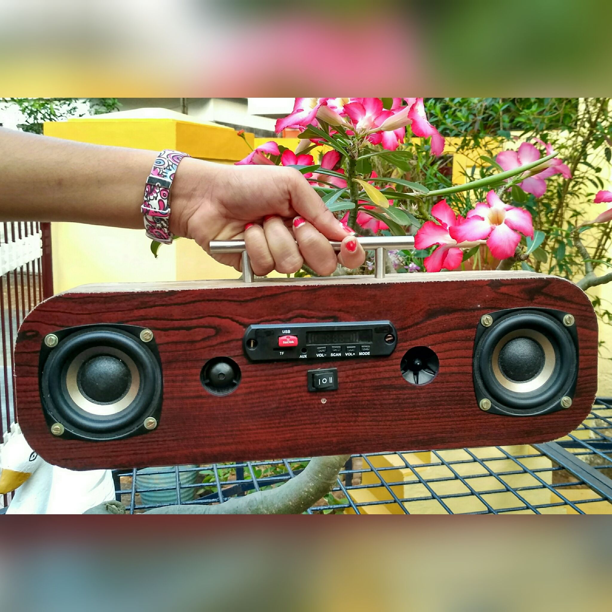 DIY HANDBUILT PORTABLE BOOMBOX : 20 Steps (with Pictures) - Instructables