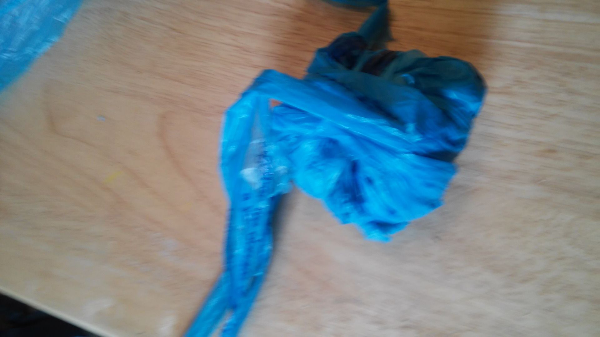 Plastic Yarn Out of Plastic Bags : 6 Steps (with Pictures) - Instructables