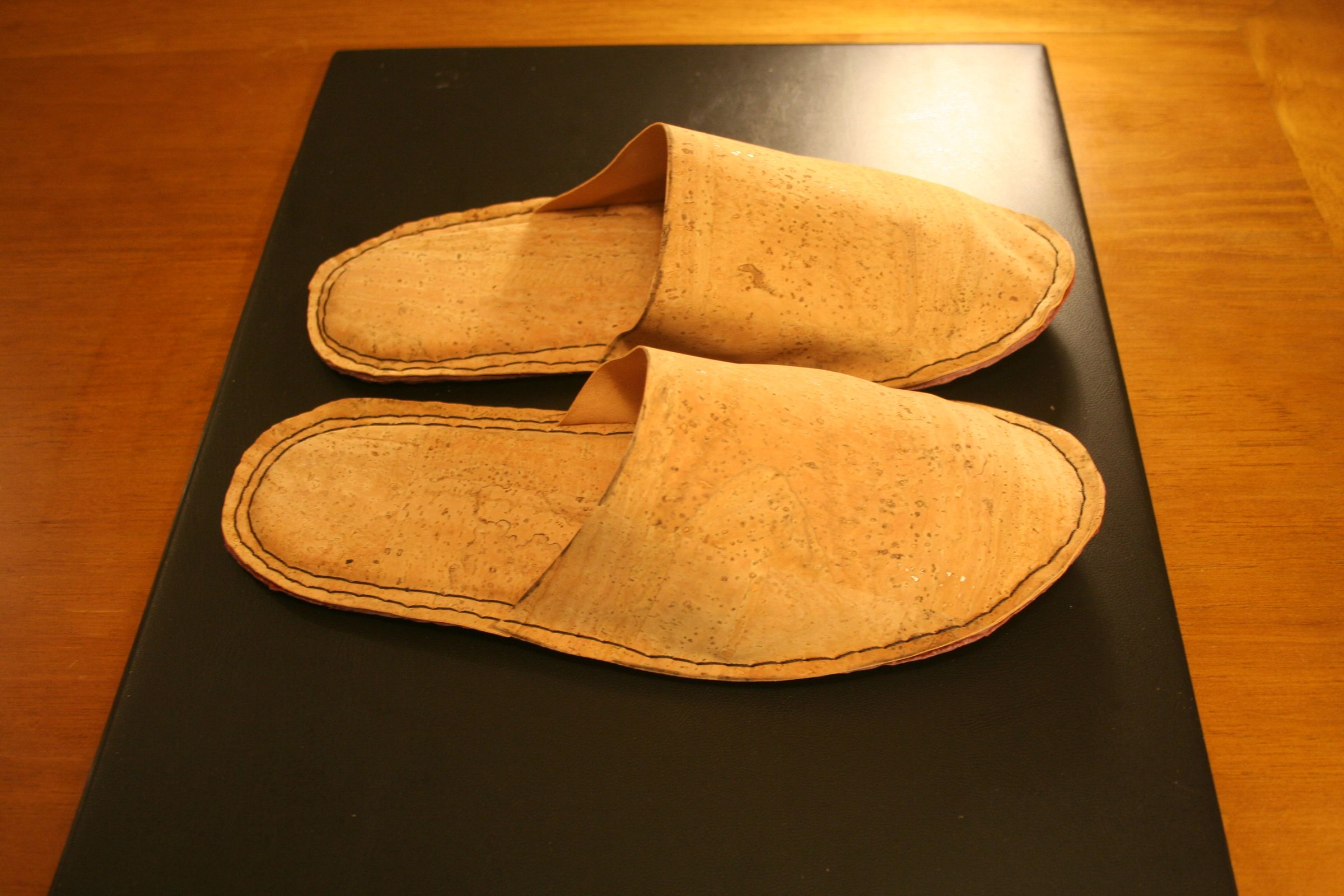 Leather Slippers : 18 Steps (with Pictures) - Instructables
