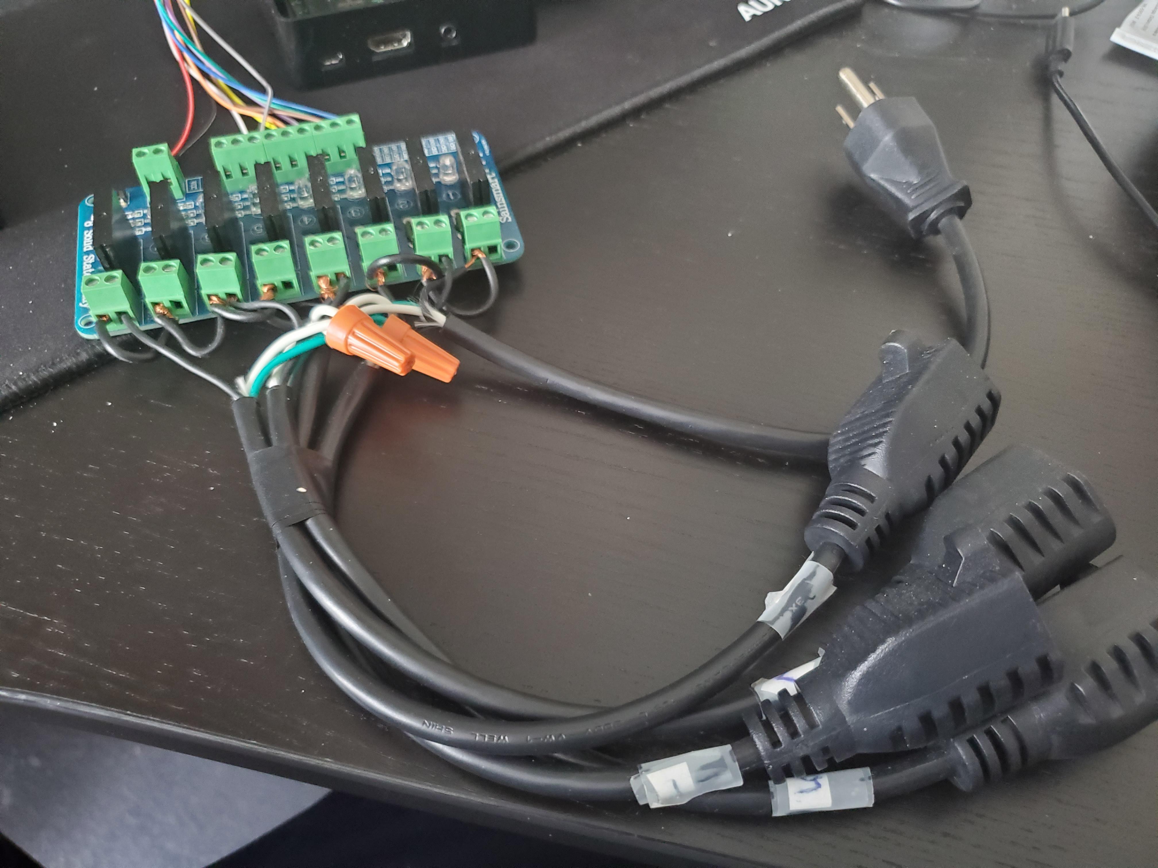 How to Sync Music to Christmas Lights Using a Raspberry Pi and LightShowPi : 10 Steps ...