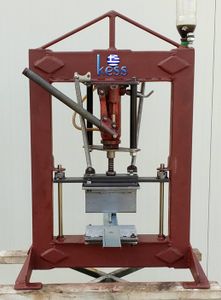 DIY Hydraulic Benchtop Press : 9 Steps (with Pictures) - Instructables