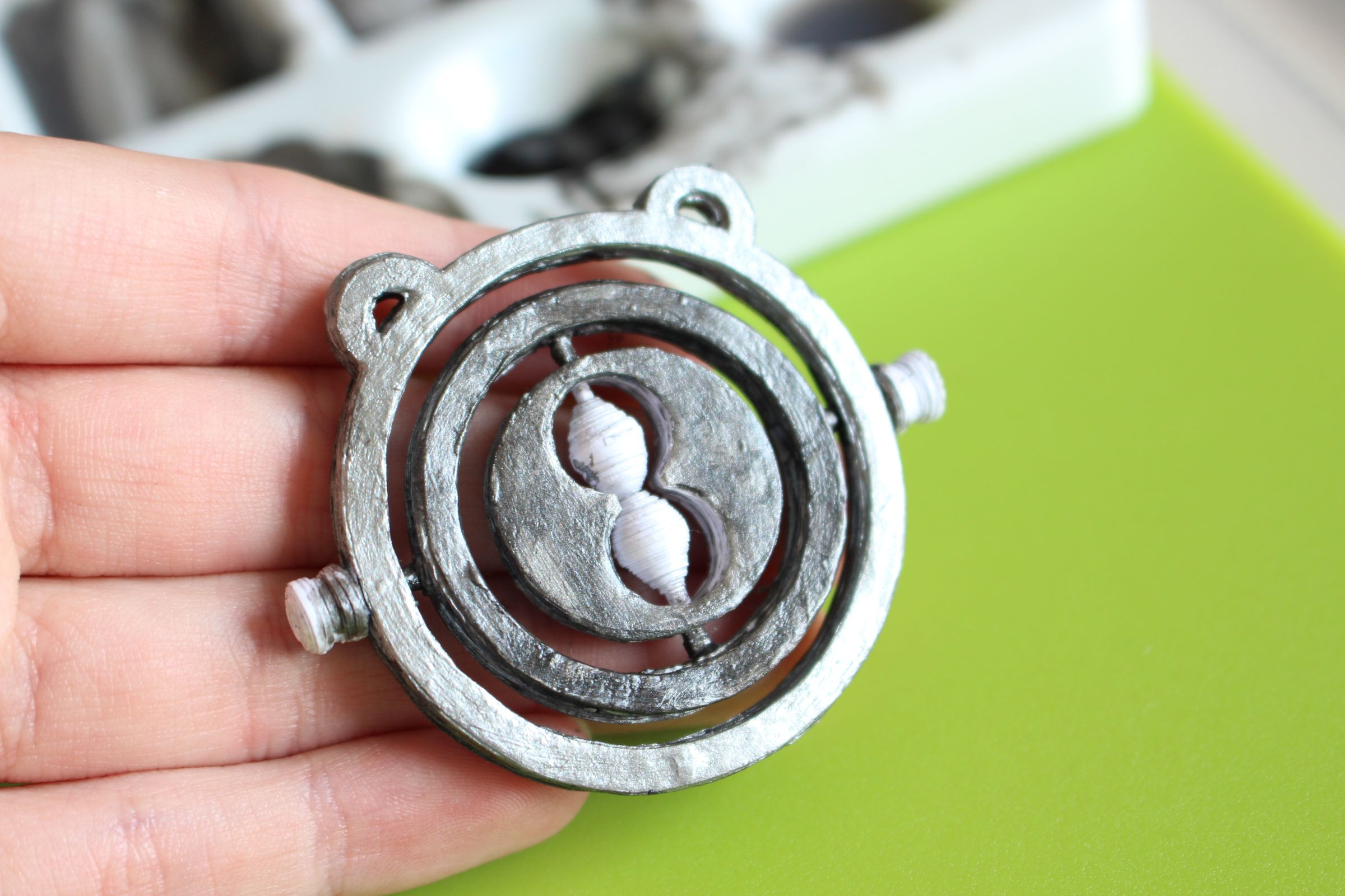 Paper Timeturner Necklace : 35 Steps (with Pictures) - Instructables