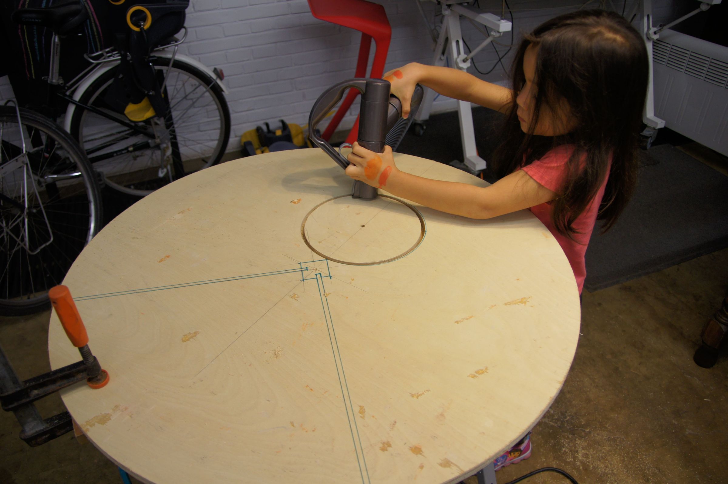 Halloween Hand Grab Scare / Floating Head Illusion : 6 Steps (with ...