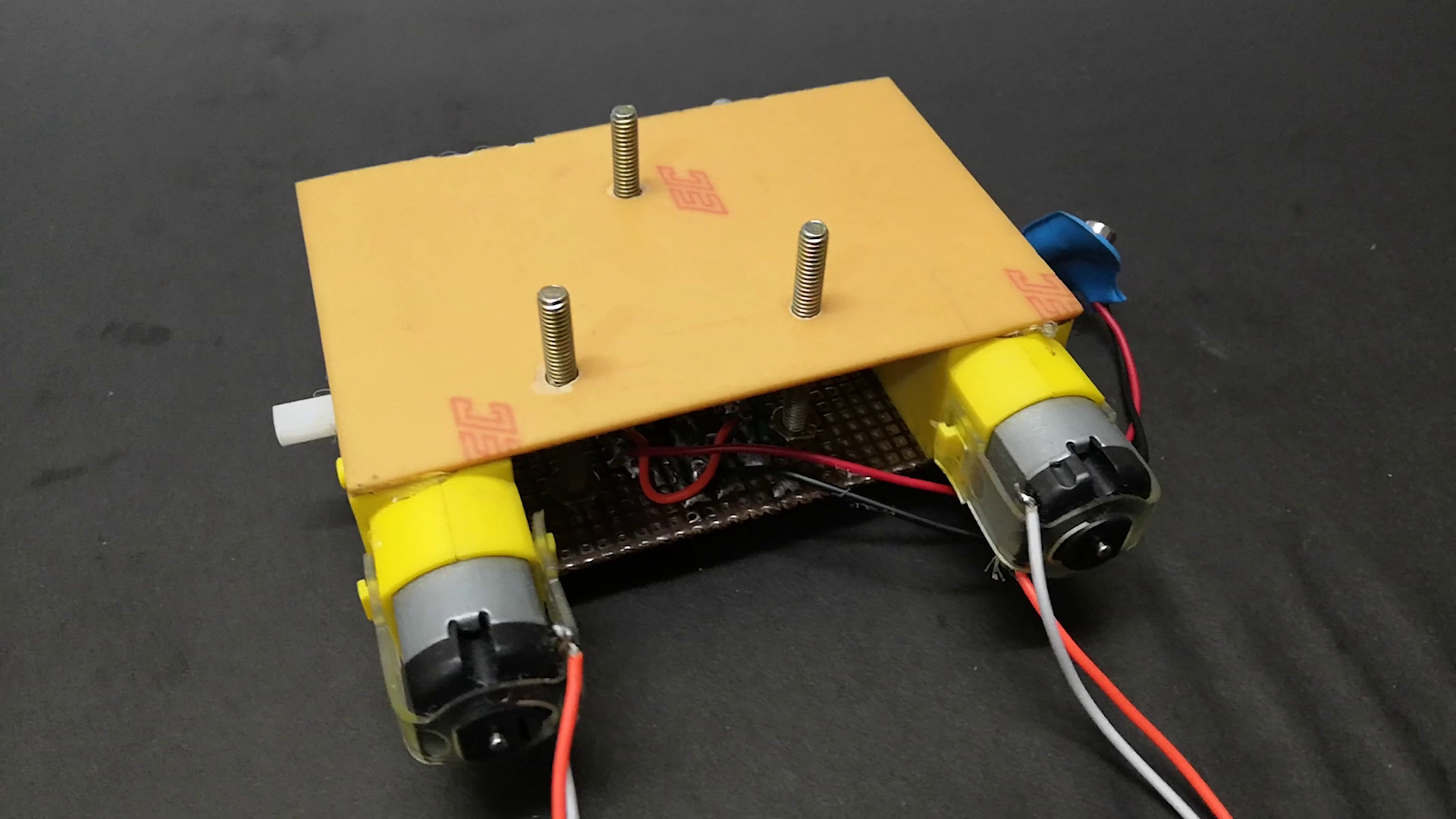 IR Based Line Following Robot From Scratch [No Microcontroller] : 13 ...