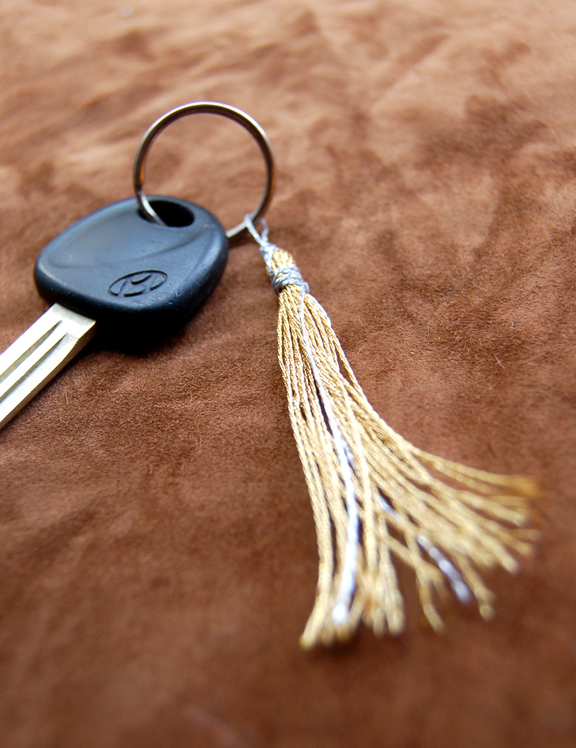 How to Make a Tassel : 4 Steps (with Pictures) - Instructables