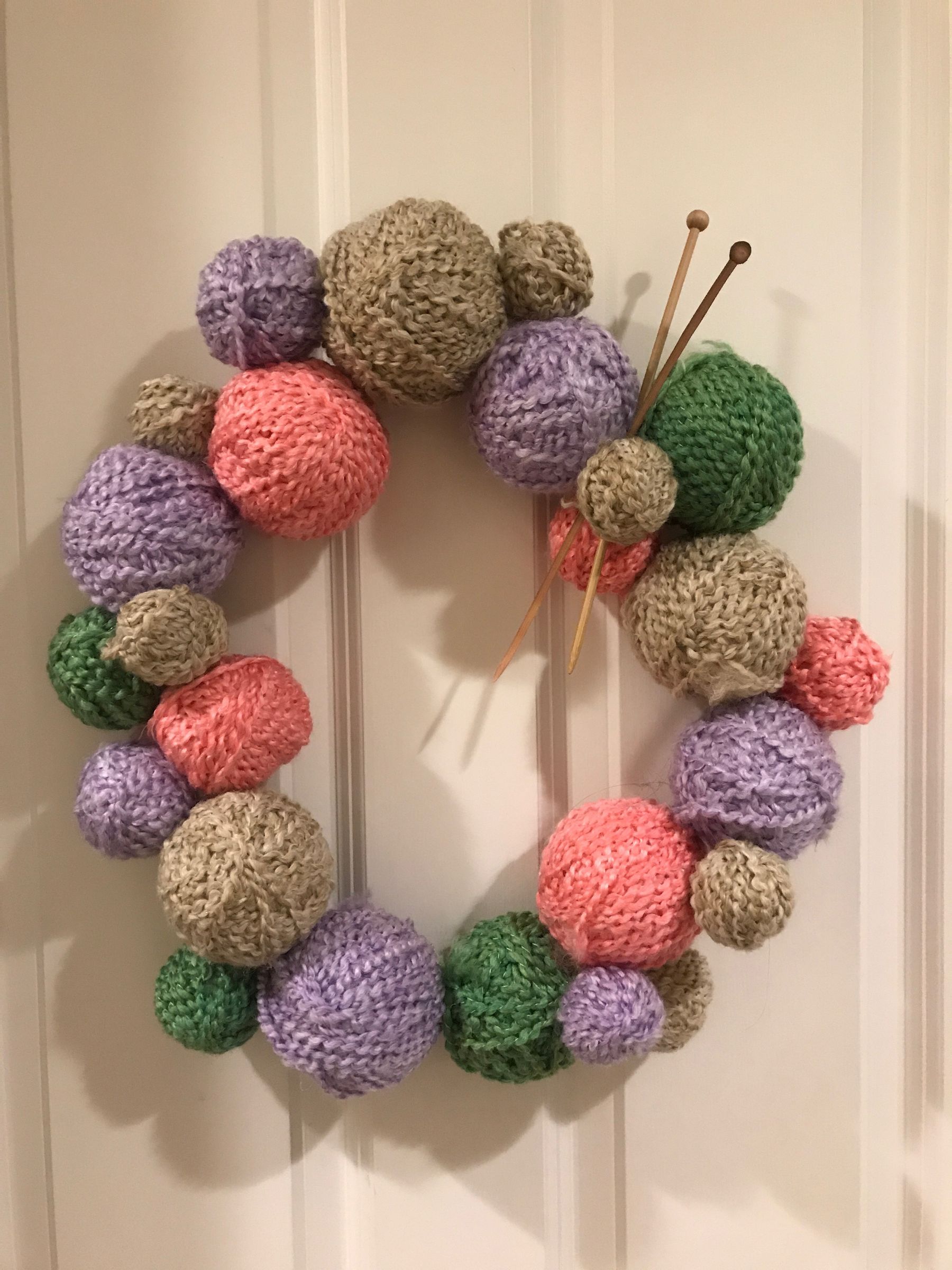 Yarn Ball Wreath : 5 Steps - Instructables